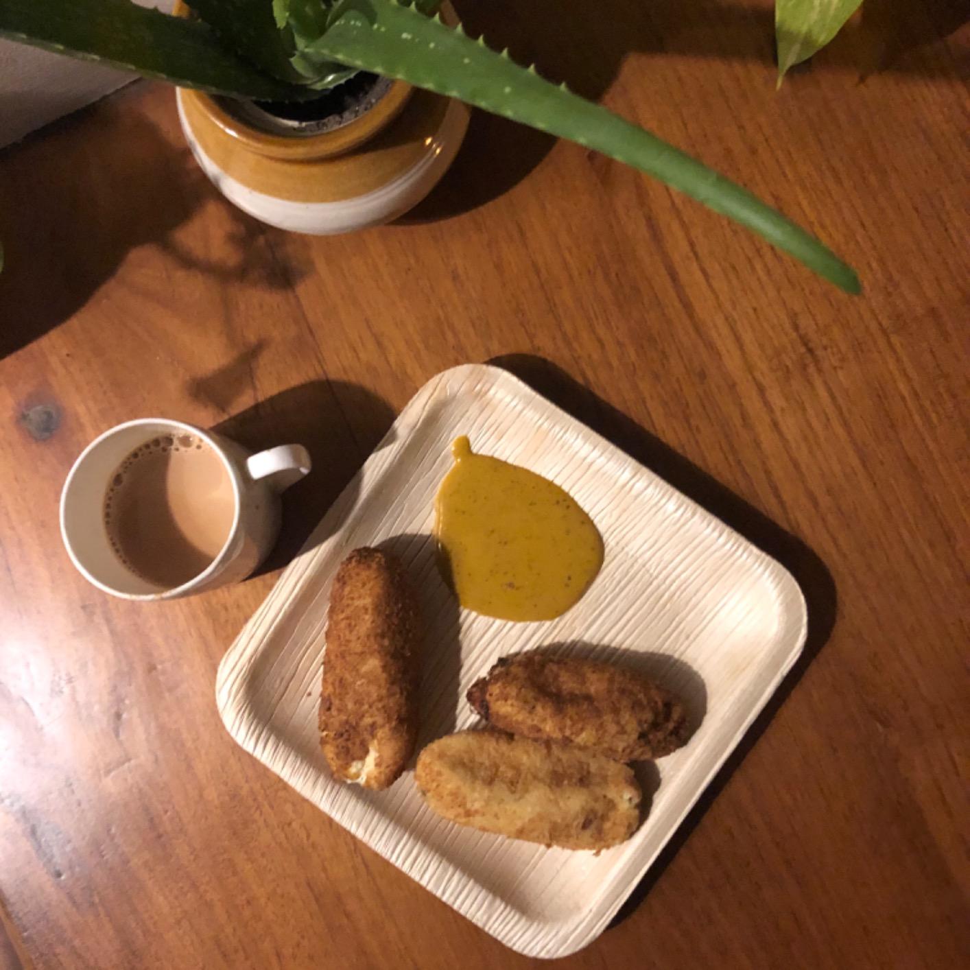 Pala 100% Compostable, Eco Friendly Square Areca Leaf Disposable Plates ...