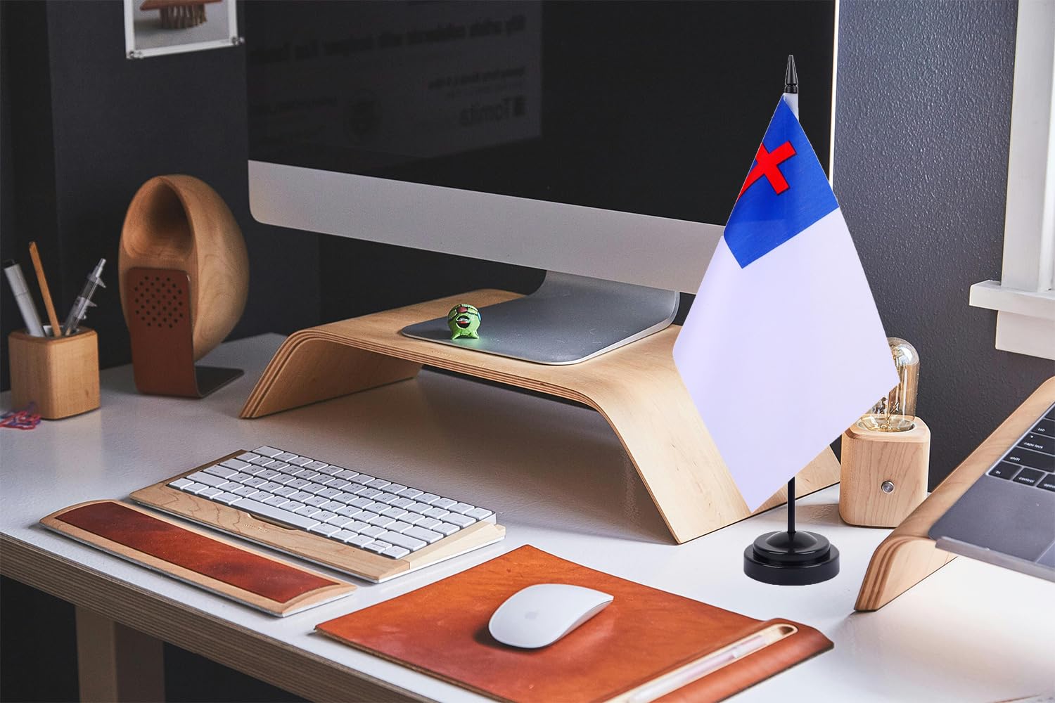 Snapklik.com : WXTWK 2 Pack Christian Flag Christians Deluxe Desk Flag ...