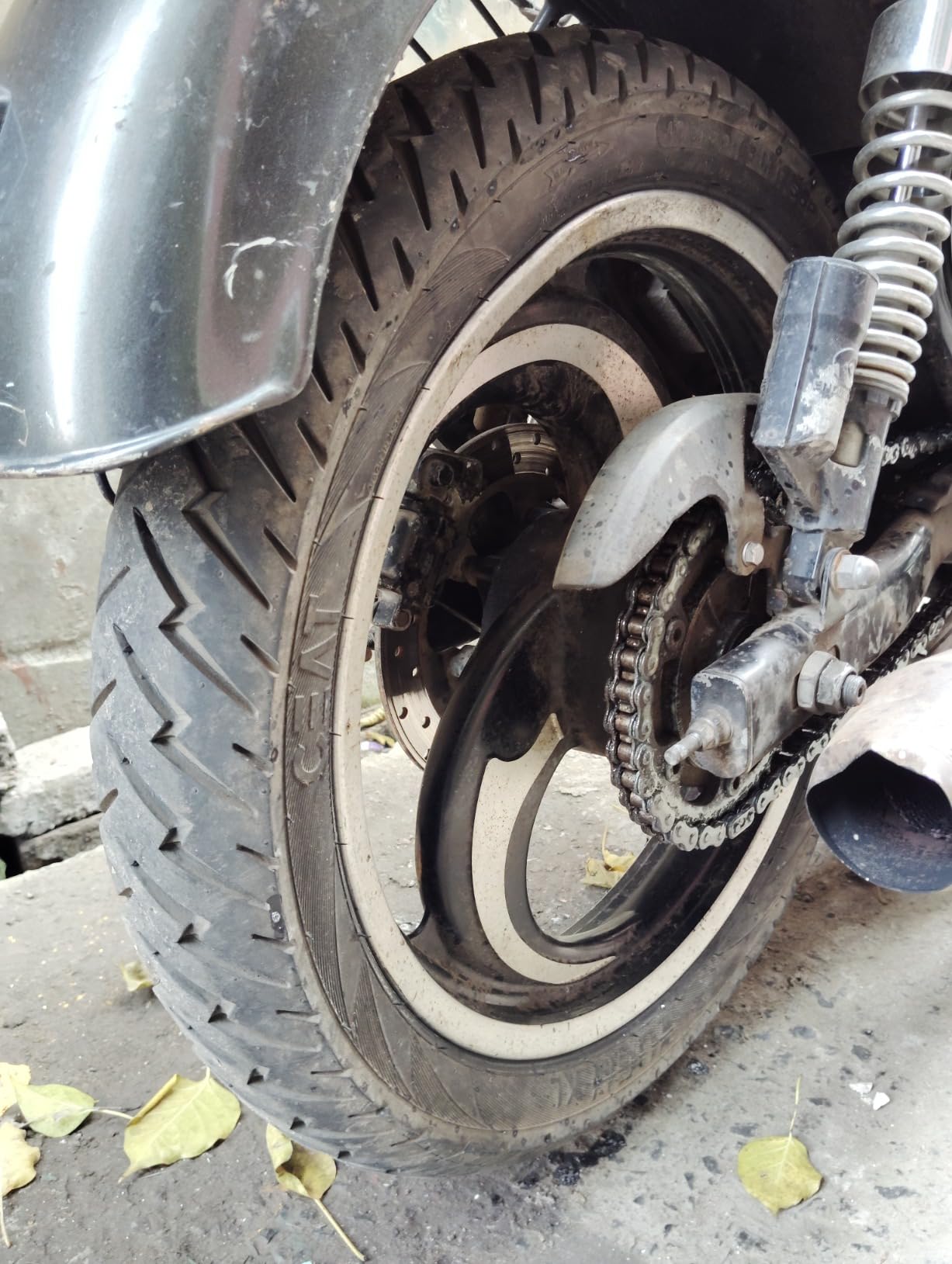 JK Tyre BLAZE RYDR BR41 120/80% -18 Tubeless Bike Tyre, Rear : Amazon ...