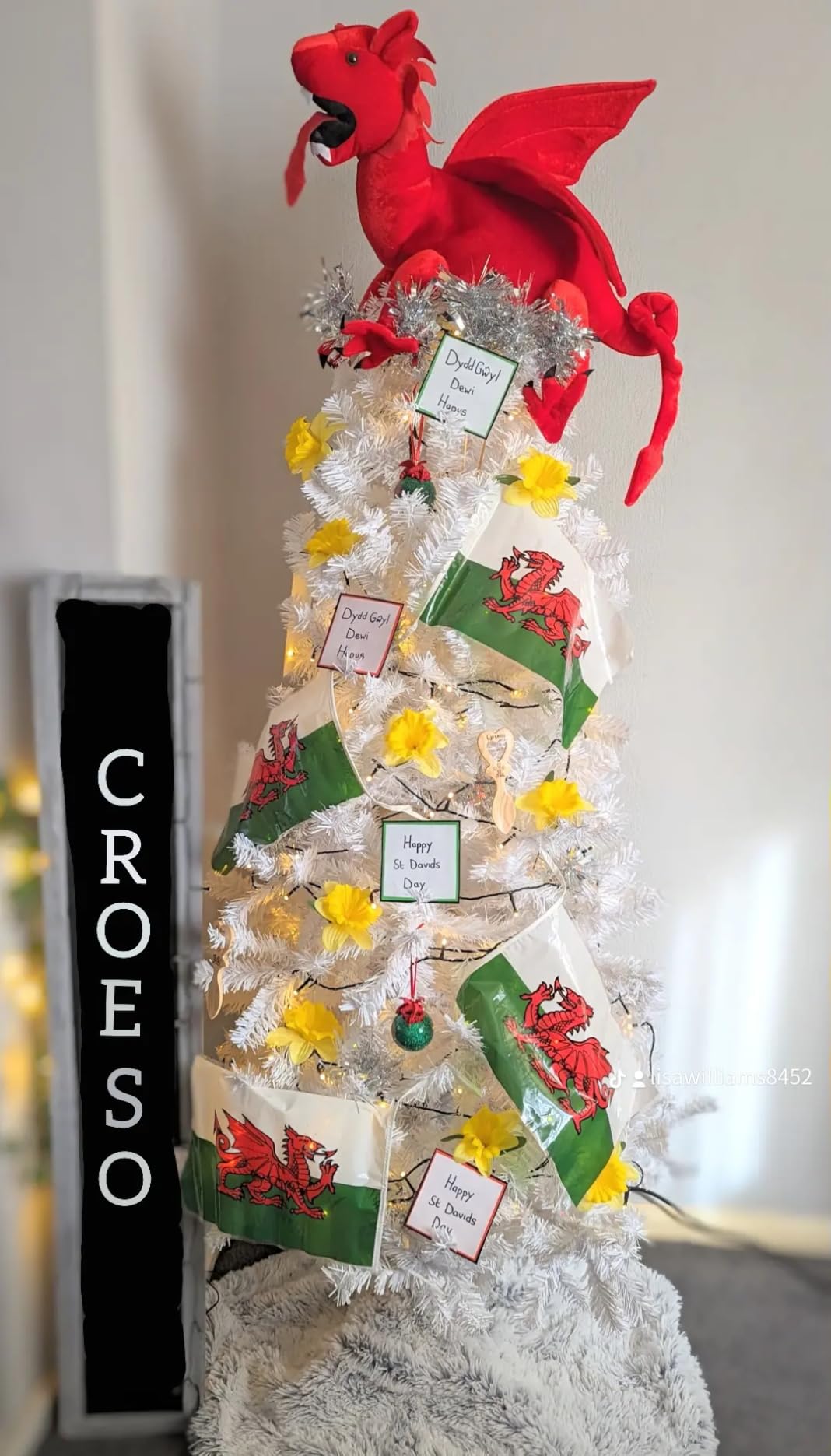 Wicked Costumes Welsh Red Dragon Hat : Amazon.co.uk: Toys & Games