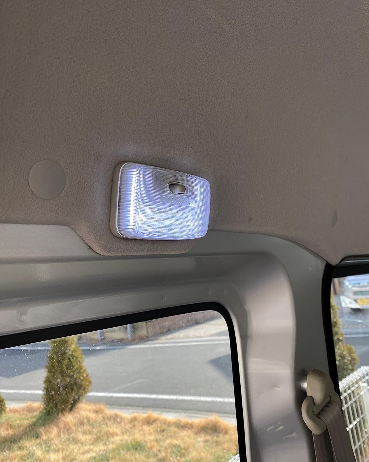 Amazon | 2LOOP(ツーループ) 3チップSMD2点 【H17.8～R4.3登録車に適合】エブリィバン DA17V DA64V 系 ハイルーフ車専用 LEDルームランプ -純白光 ...