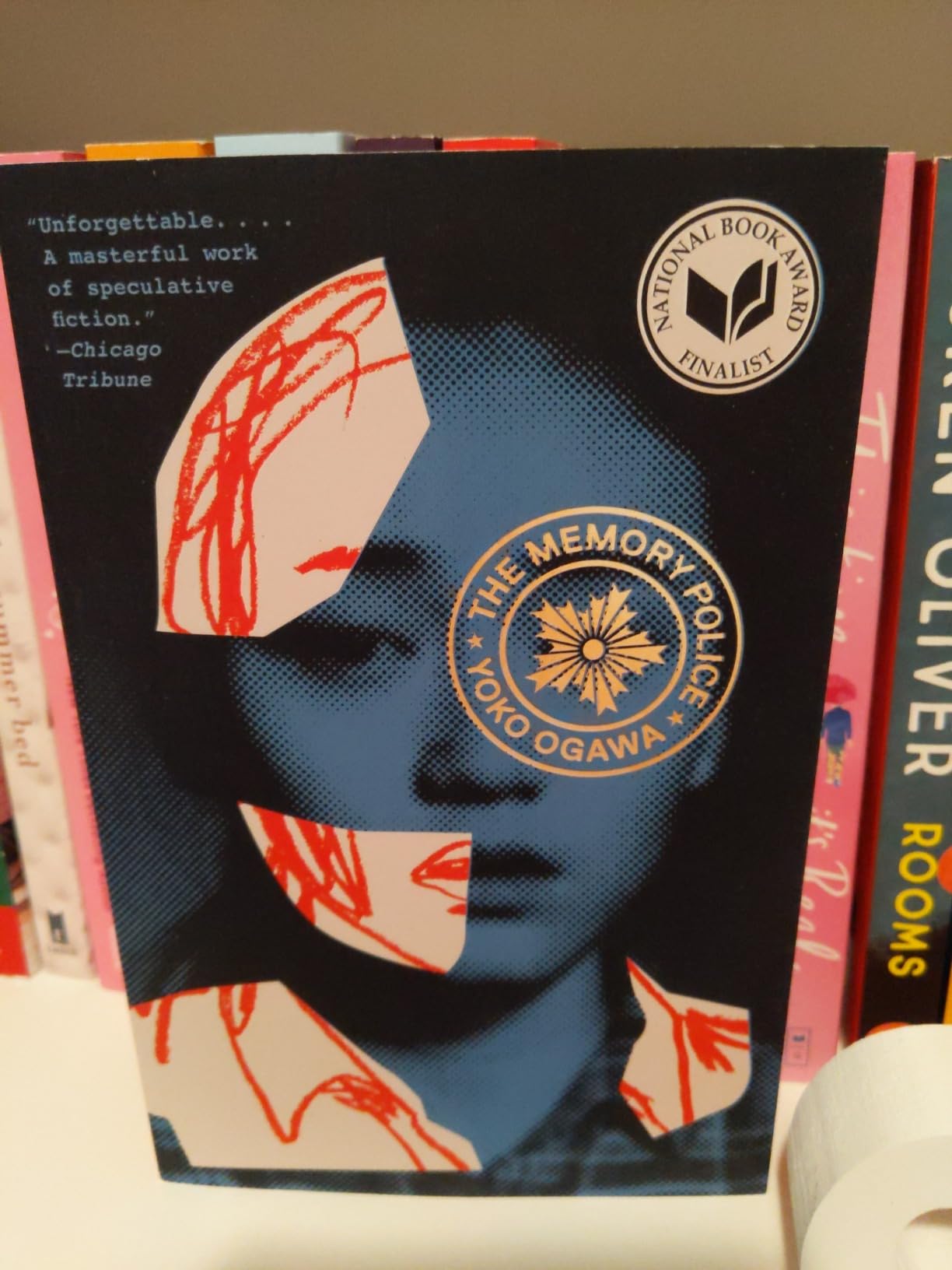 The Memory Police: A Novel : Ogawa, Yoko, Snyder, Stephen: Amazon.ca: Books