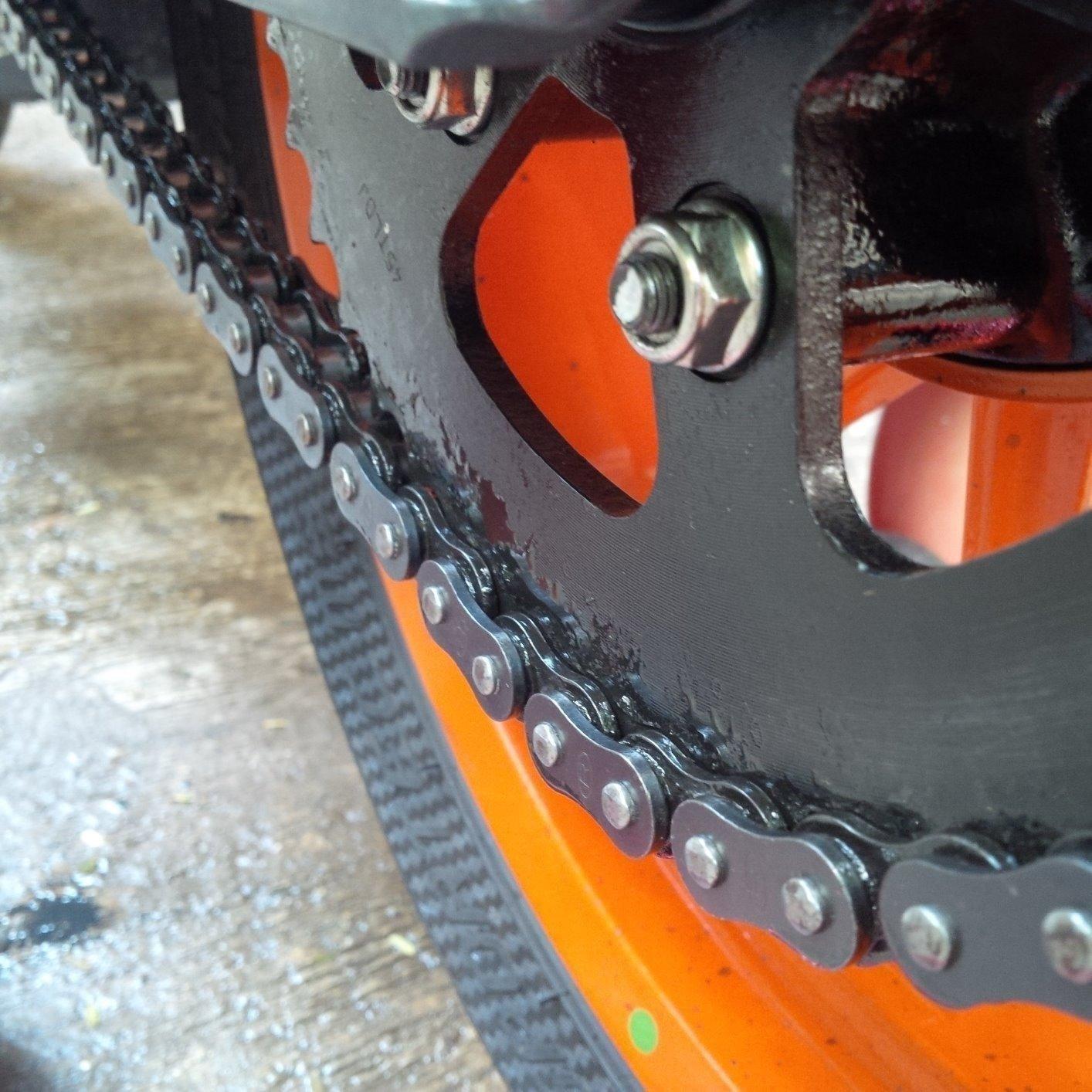 Motul Combo of C2 Chain Lube (400 ml) and C1 Chain Clean for All Bikes ...