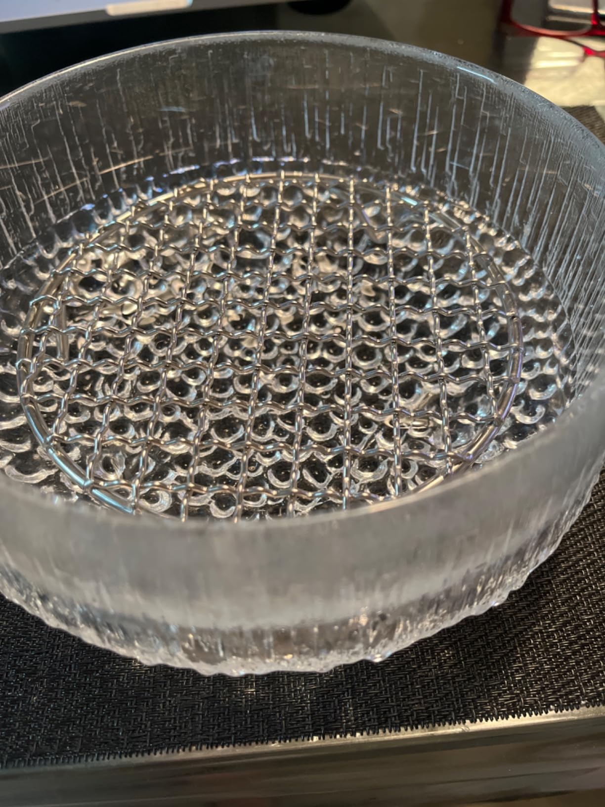 Amazon｜Desirable 焼き網 丸型 足付き 炭焼き ステンレス鋼 304 頑丈 BBQ網 バーベキューアミ バーベキュー グリルシート 揚げ物 油切り とんかつ網 フライ 天ぷら ...