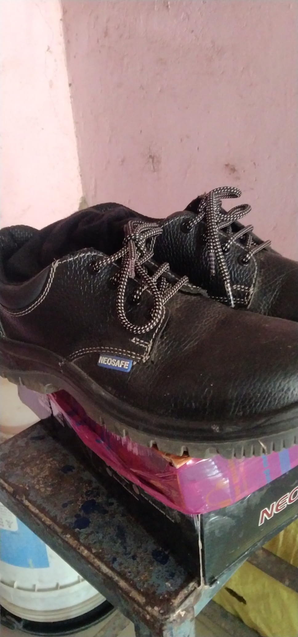 NEOSAFE A5020 Bold Low Ankle Double Density Safety Shoe, (Size 8 ...