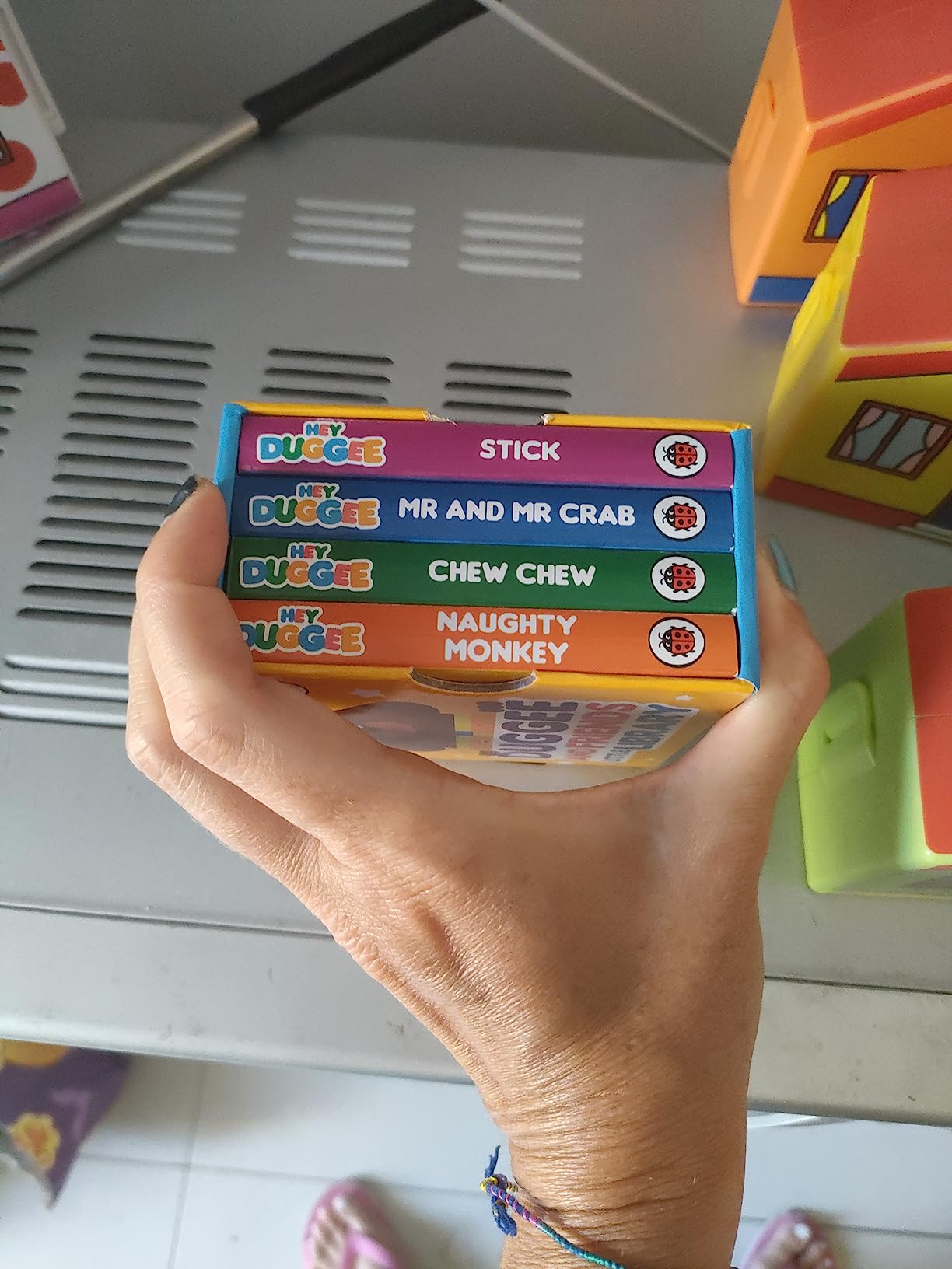 Hey Duggee: Duggee and Friends Little Library : Hey Duggee: Amazon.it ...