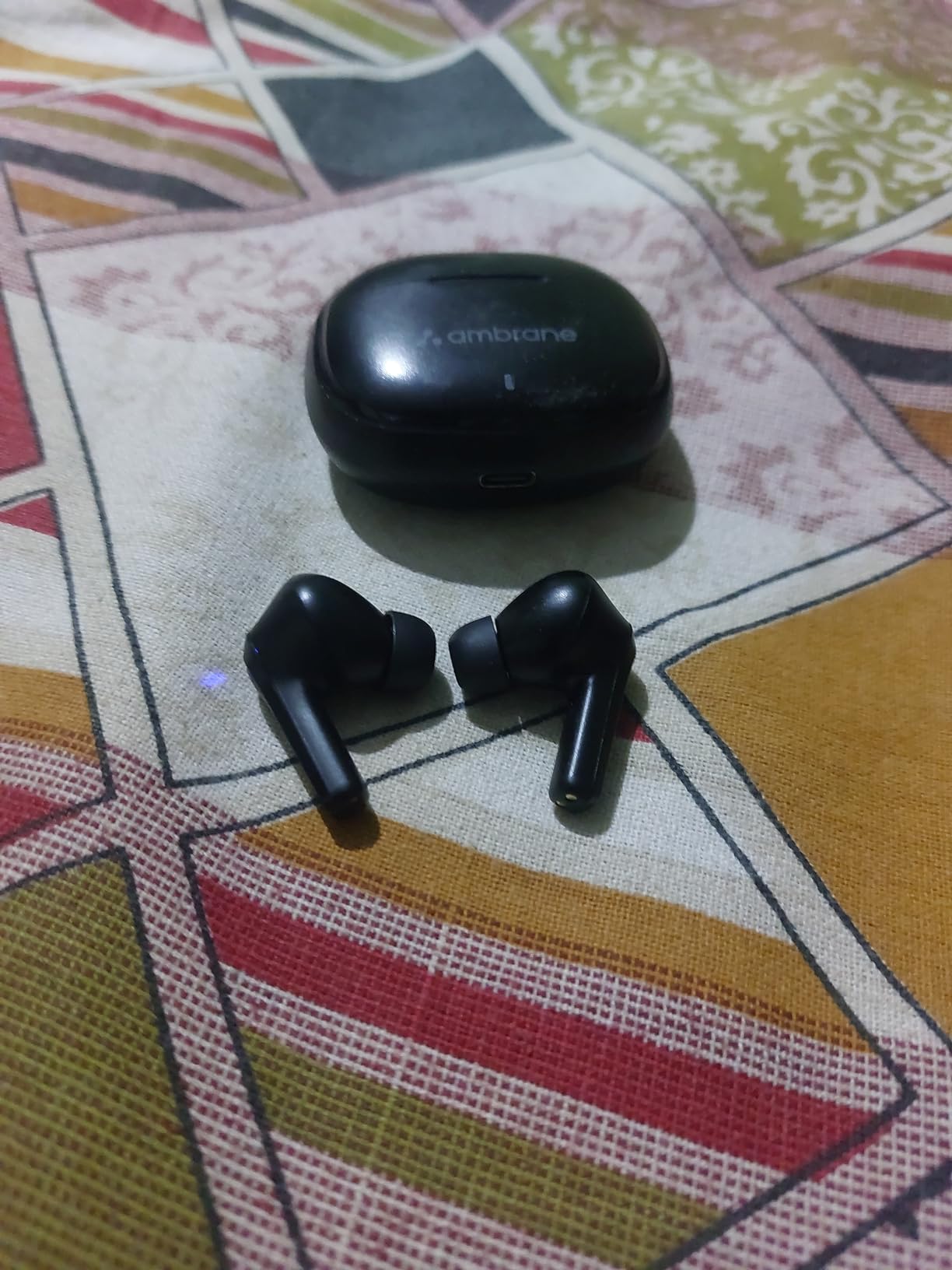 Ambrane True Wireless Earbuds with ENC Clear Calls & High Bass, 31H ...
