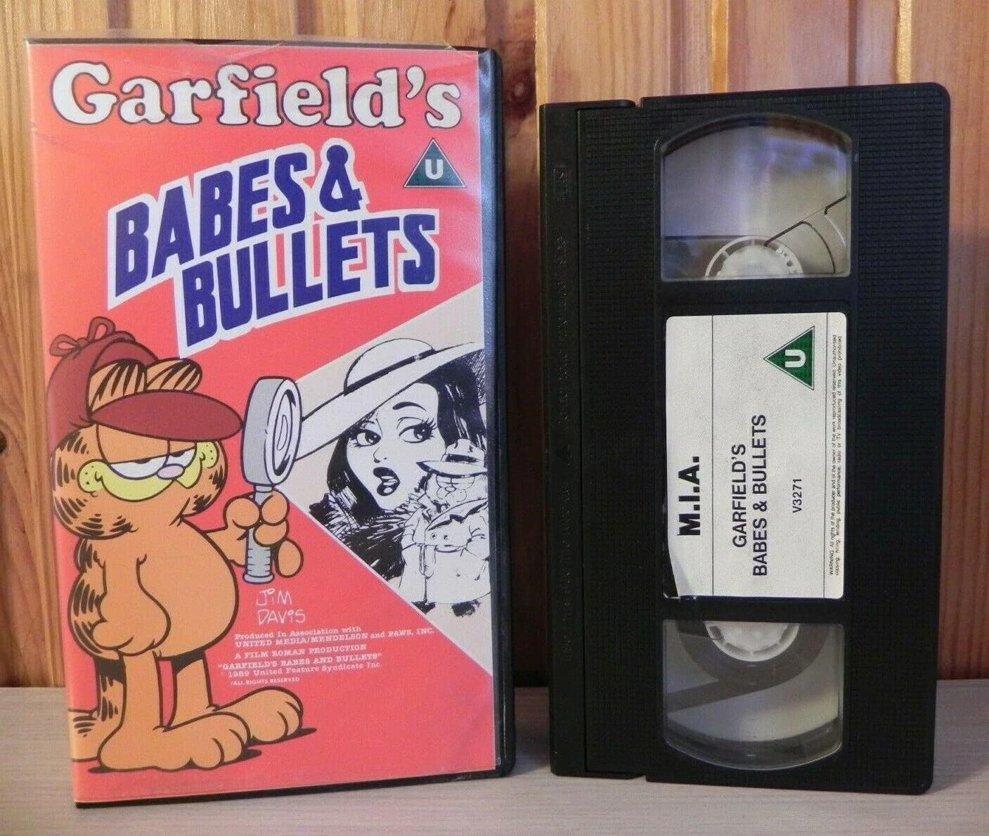 Amazon.com: Garfield-Babes & Bullets [VHS] : Electronics