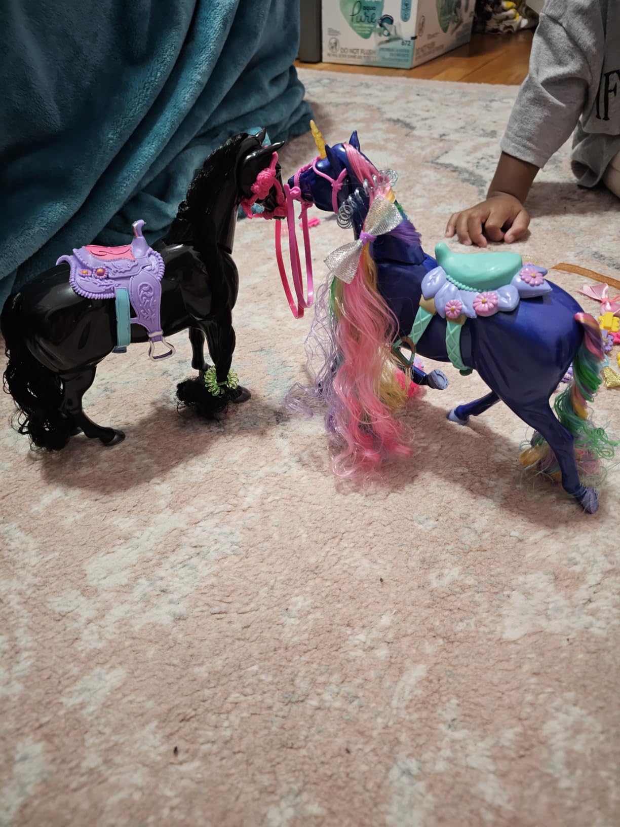 Amazon.com: Sunny Days Entertainment, LLC. Glam-R-Ranch Raven Dream ...