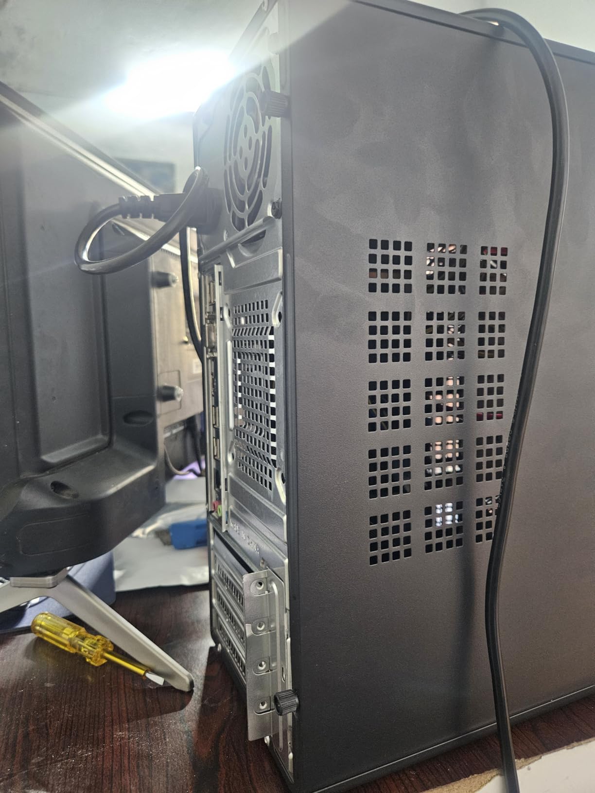 Desktop CPU with Core i5-2nd 2400(3.1Ghz) | 8GB RAM | 256GB SSD | WiFi ...