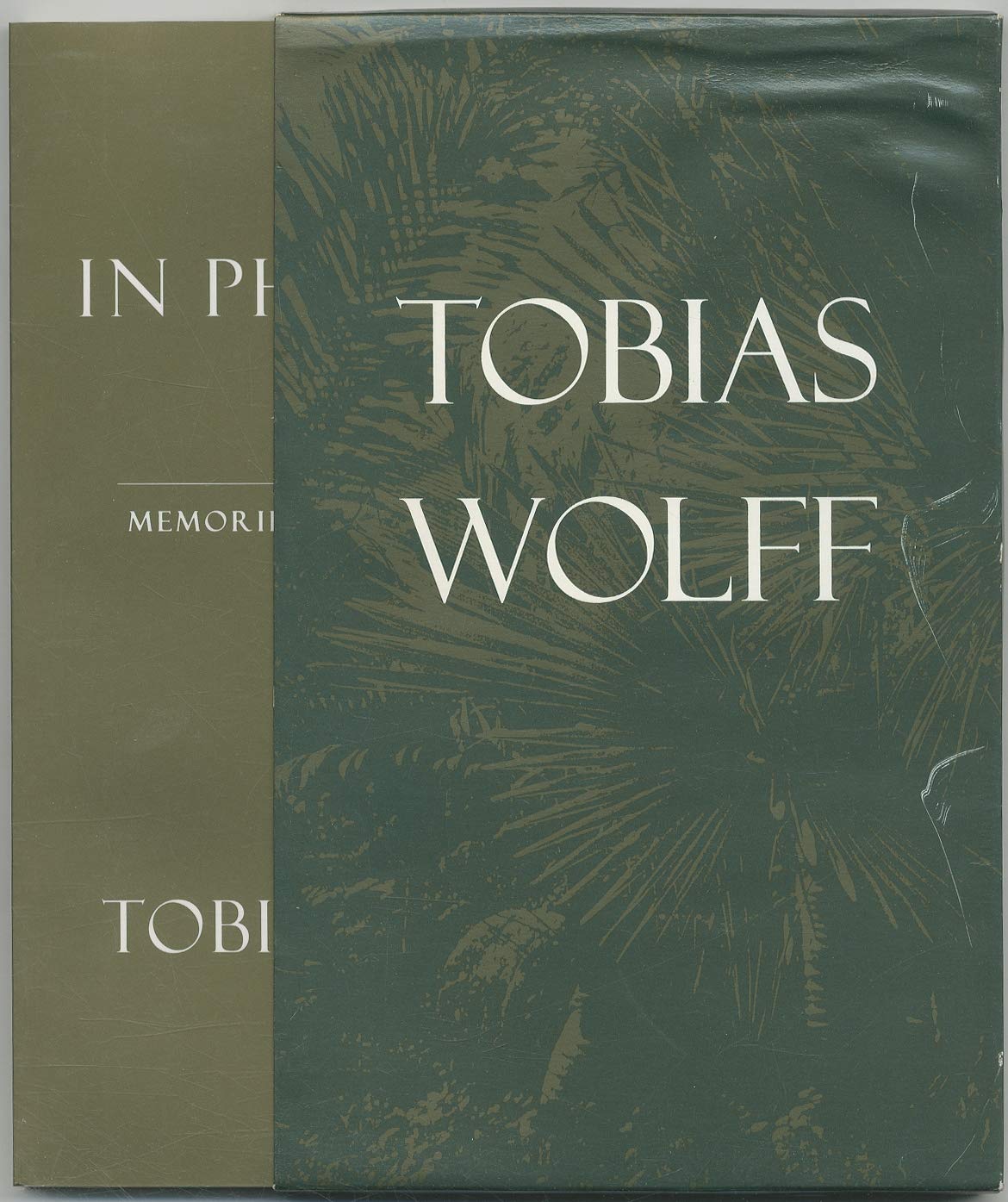 IN PHARAOH'S ARMY.: Tobias Wolff: 8601416683249: Amazon.com: Books