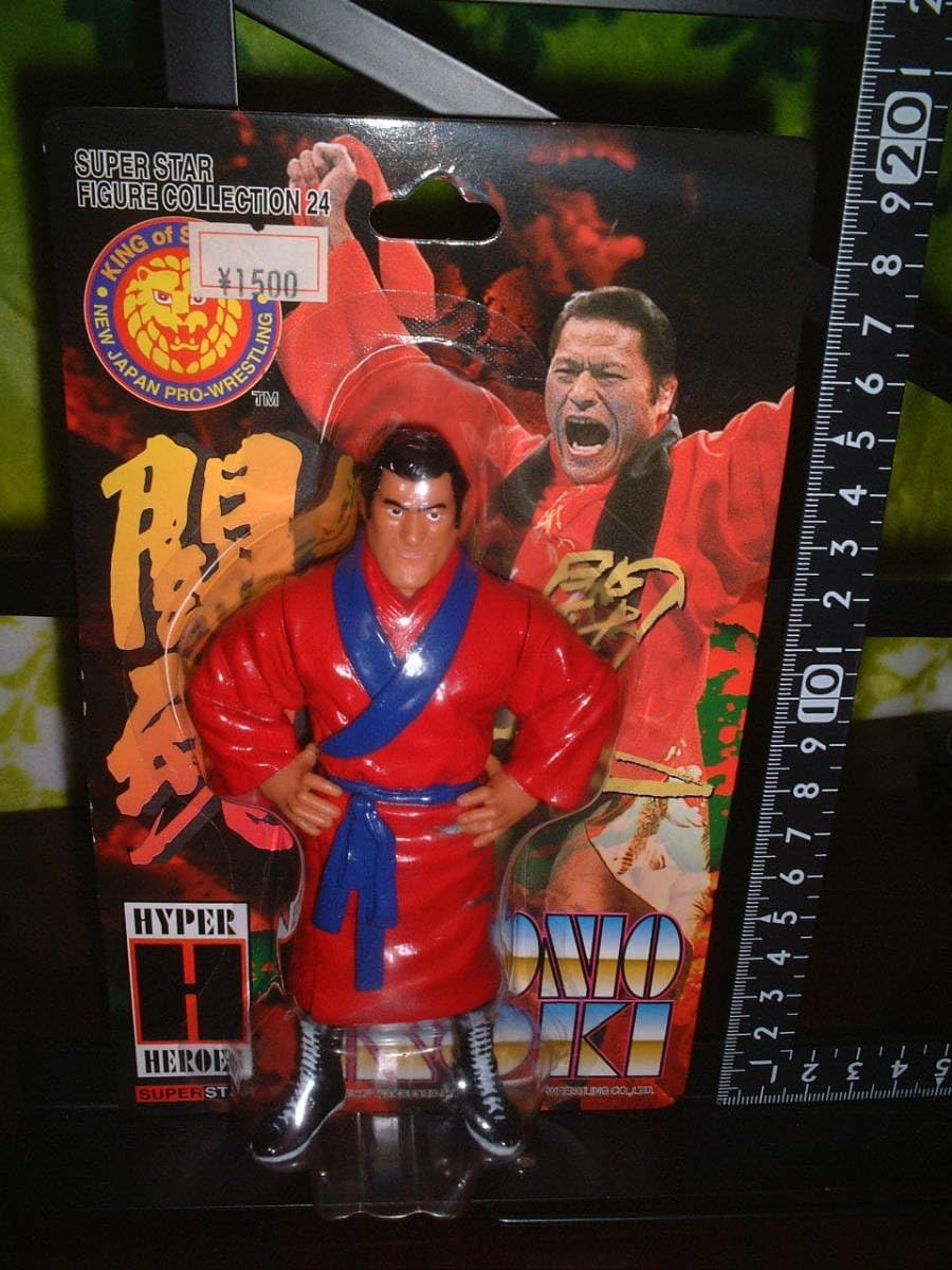 Amazon.co.jp: Antonio Inoki Red Gown Figure, New Japan Ring, Inc : Toys ...