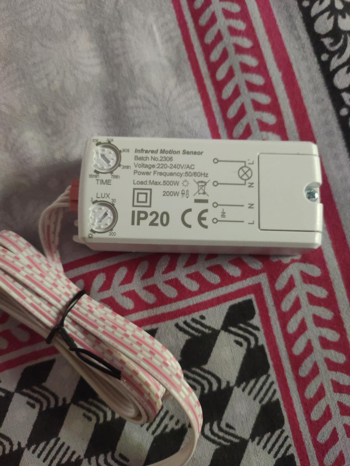 Blackt Electrotech (BT32WI): 230 Volt PIR motion sensor energy saving ...