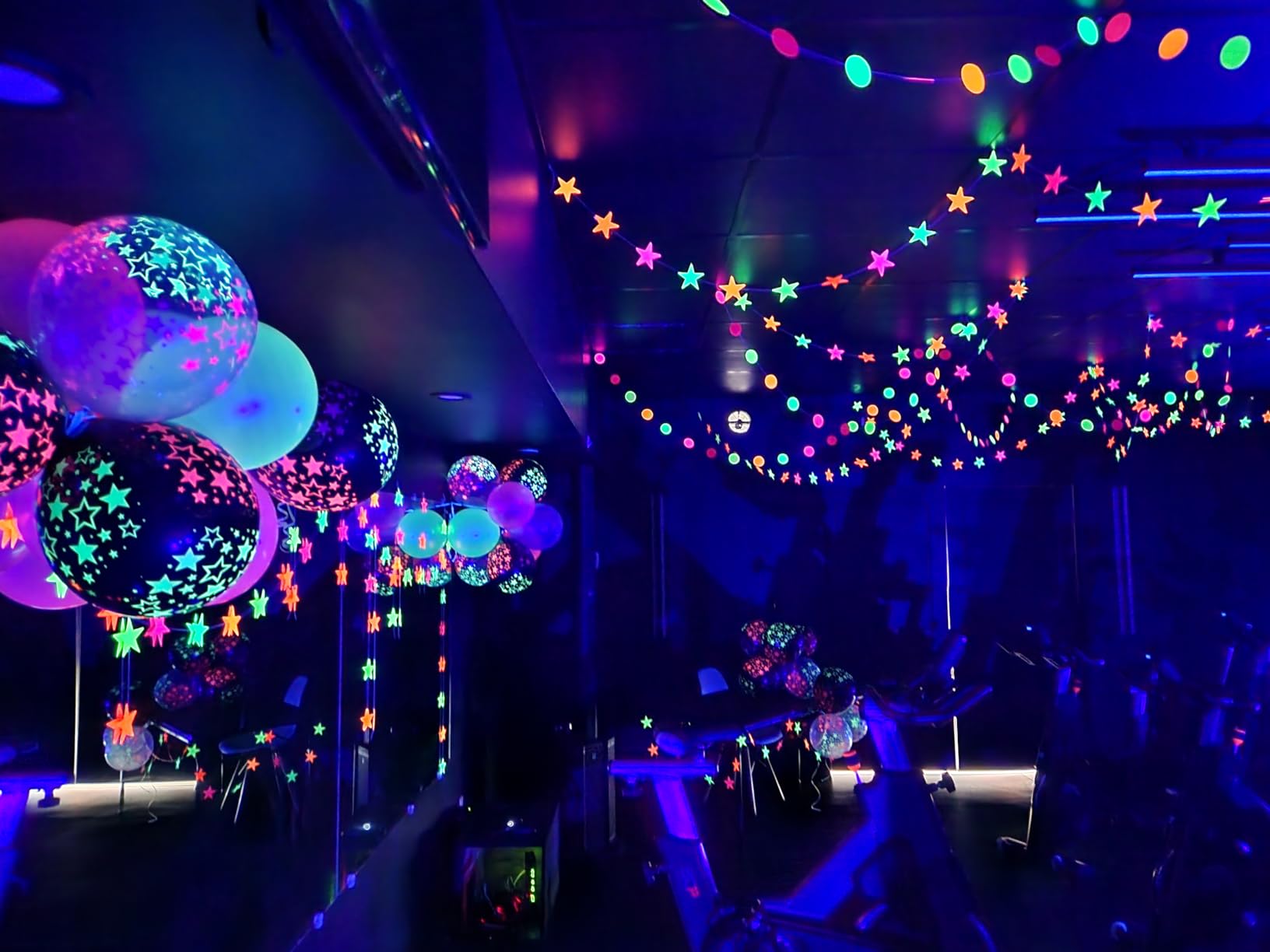 90ft Paper UV Round Neon Garland Stars Neon Streamers Black Light ...