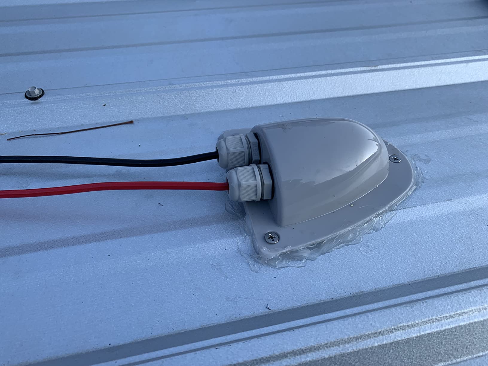 Amazon.com: BougeRV Solar Weatherproof Double Cable Entry Gland, cable ...