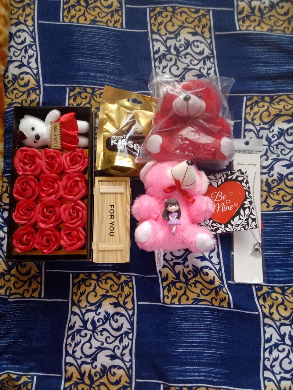 TIED RIBBONS Valentine Combo Girlfriend Wife Women Girls Birthday ...