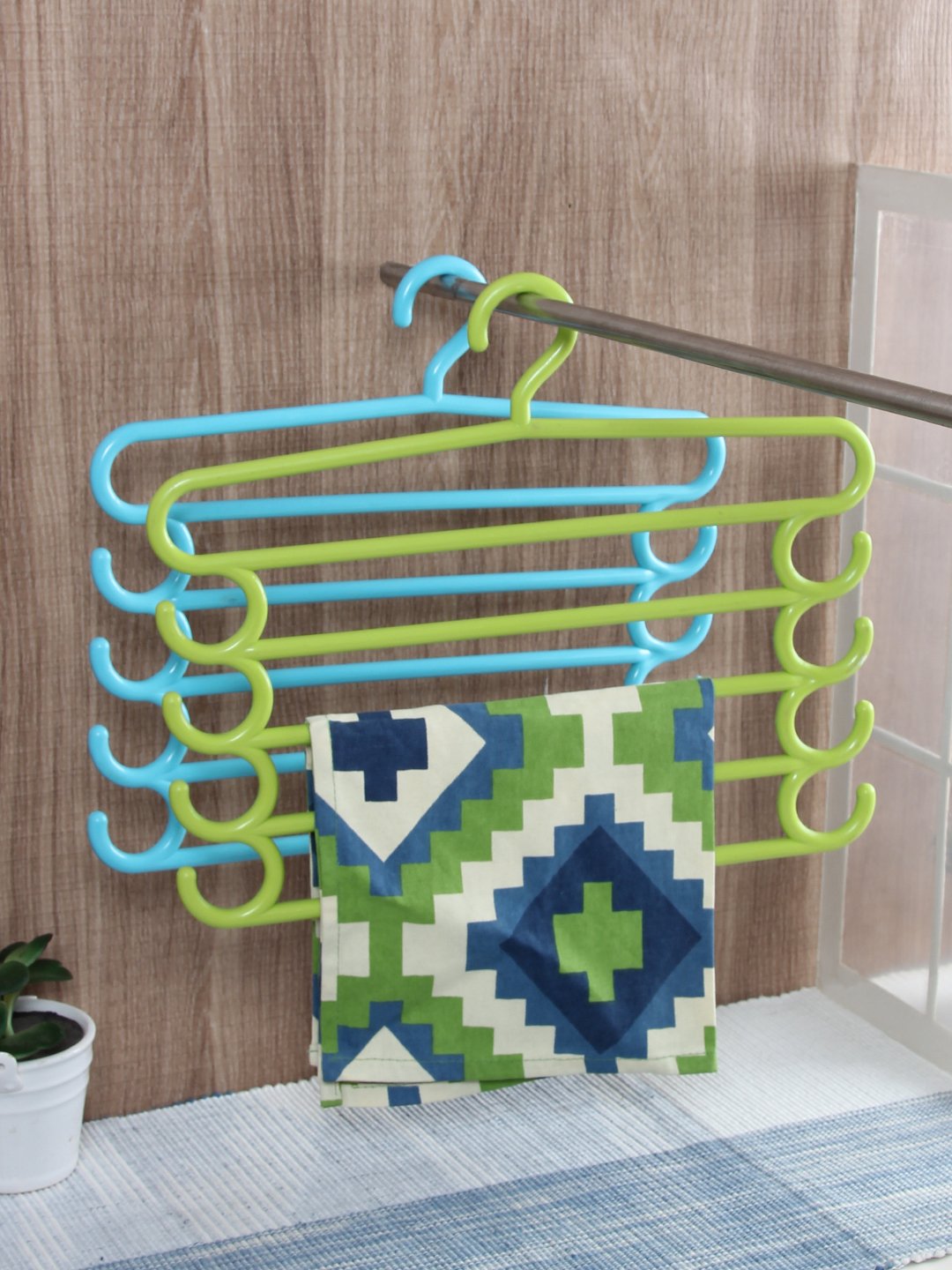 Cortina 2 Piece Plastic Hanger Set, Light Blue and Green : Amazon.in ...