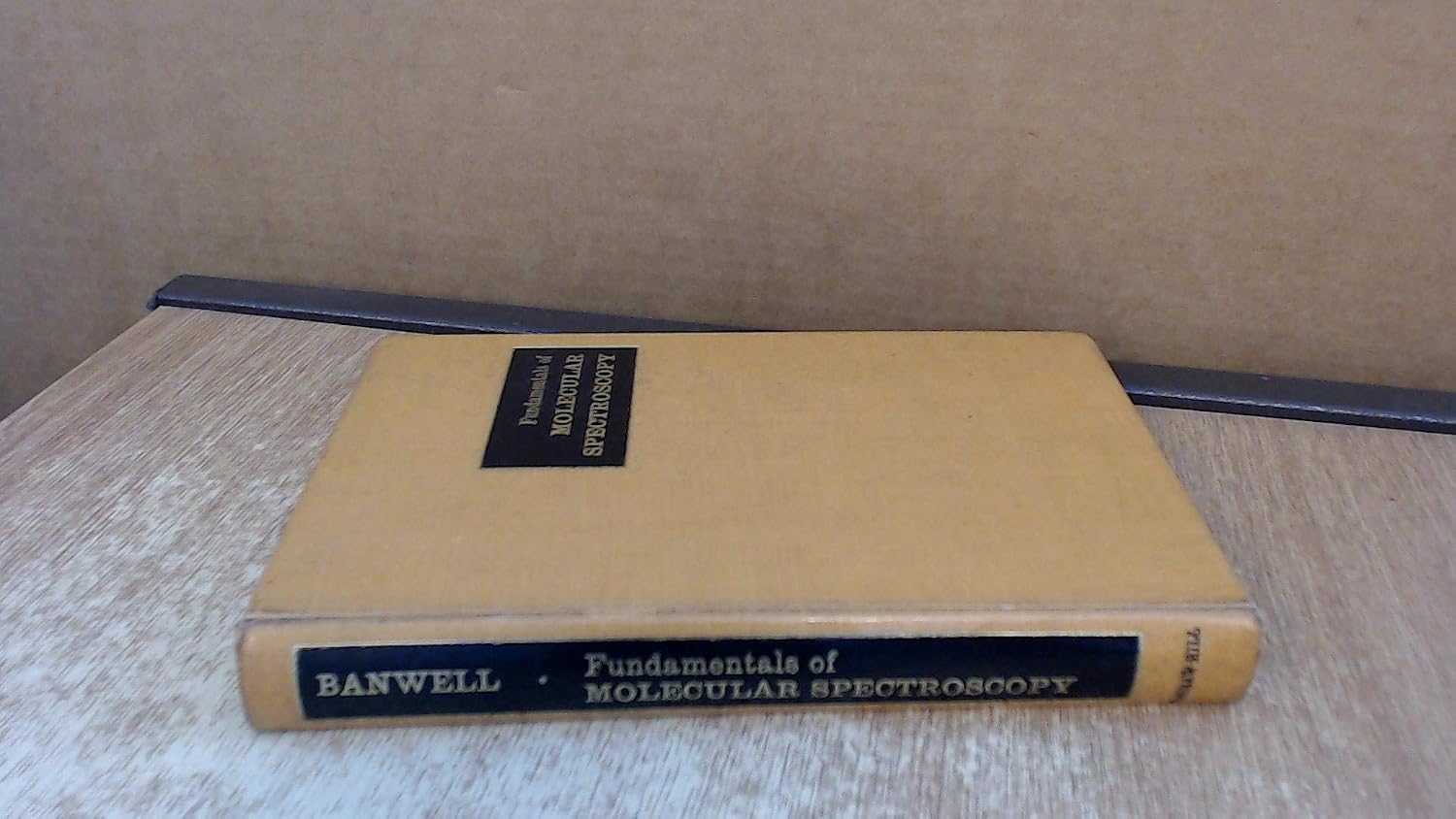 Fundamentals of Molecular Spectroscopy: Banwell, C.N.: Amazon.com: Books