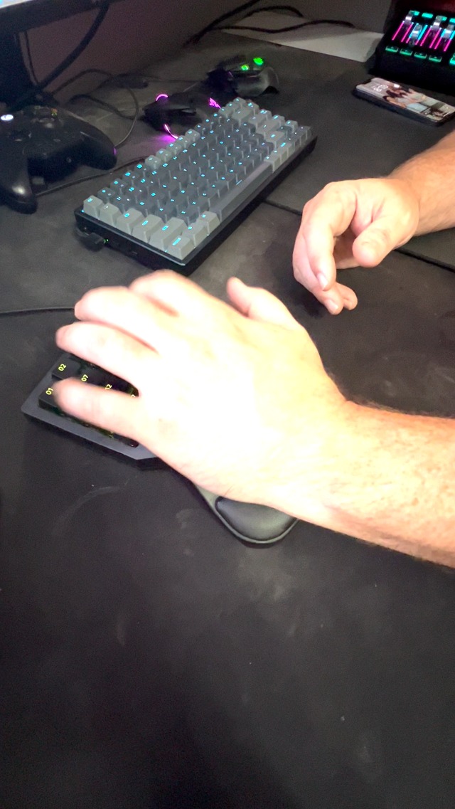 Watch Gamer's Review of Razor Tartarus Pro Gaming Keypad on Amazon Live