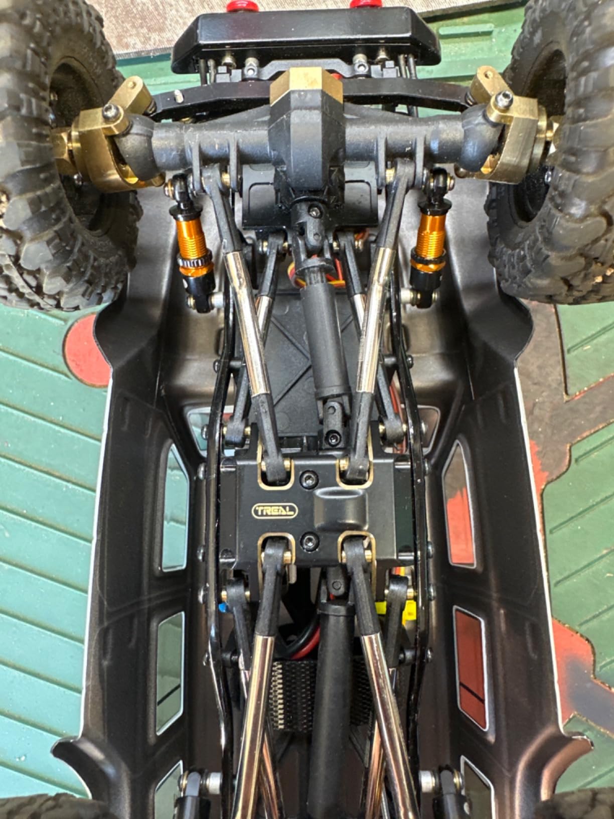 Amazon.com: TREAL Brass Skid Plate Center Gear Box Mount for Axial ...