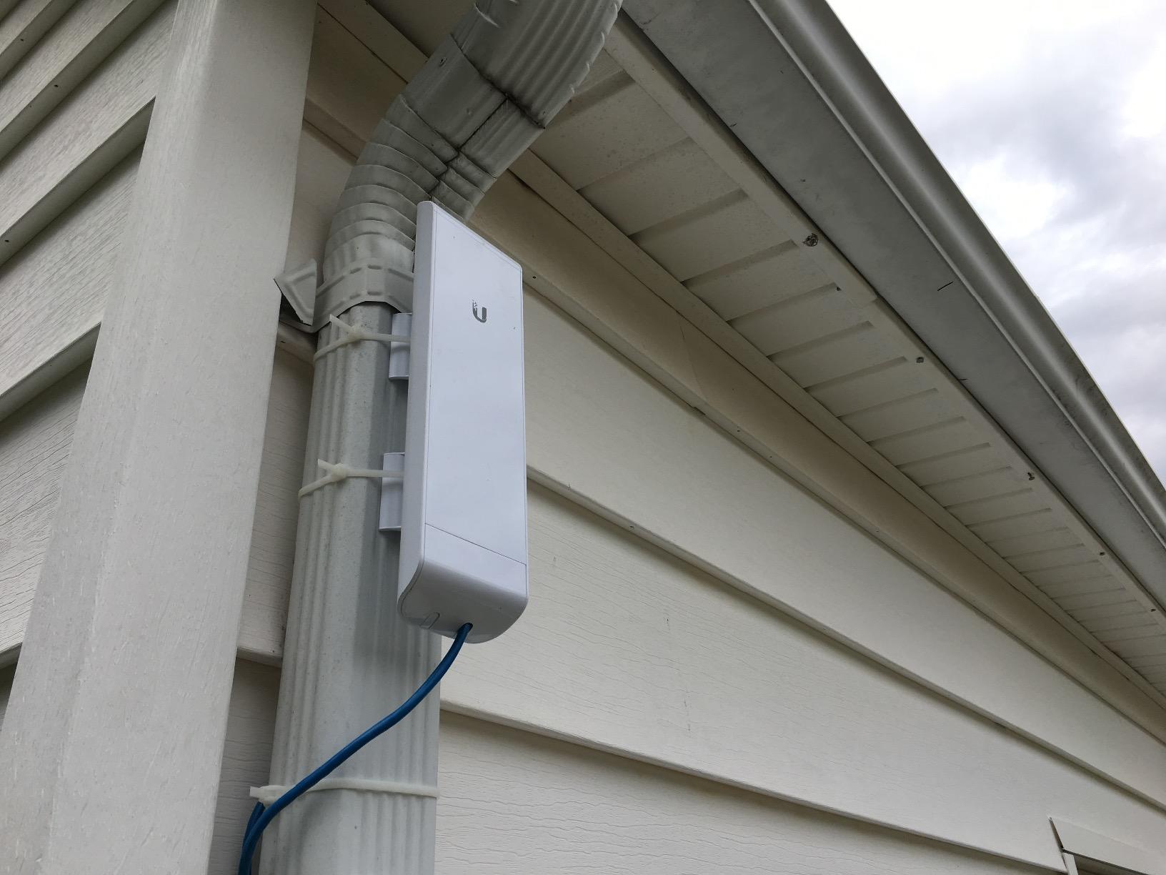 Amazon.com: Ubiquiti NanoStation M2 - Wireless Access Point - AirMax ...