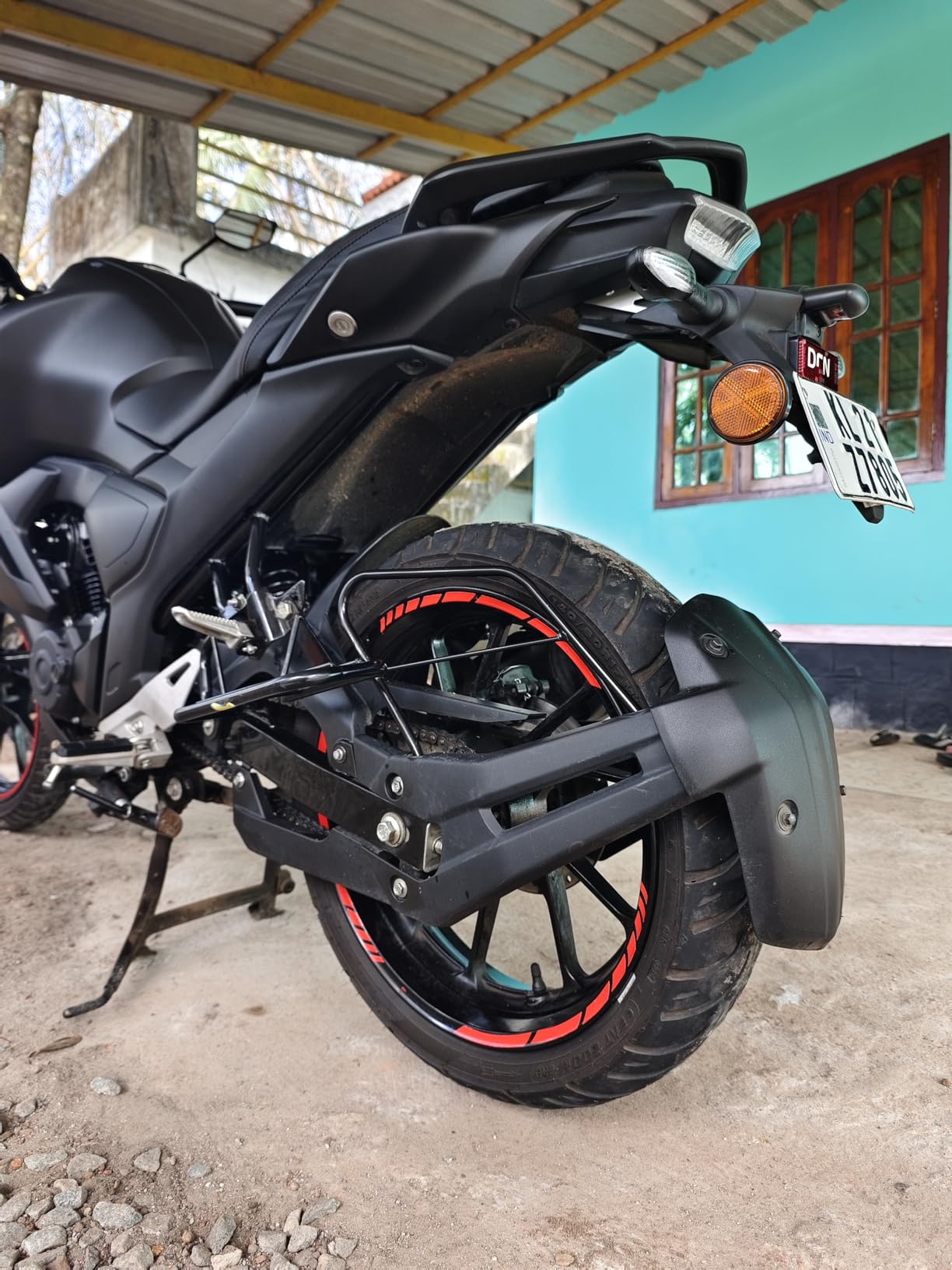 Badal Graphics Vinyl Self-Adhesive Metal Bike Rim Sticker Red 12pcs for ...