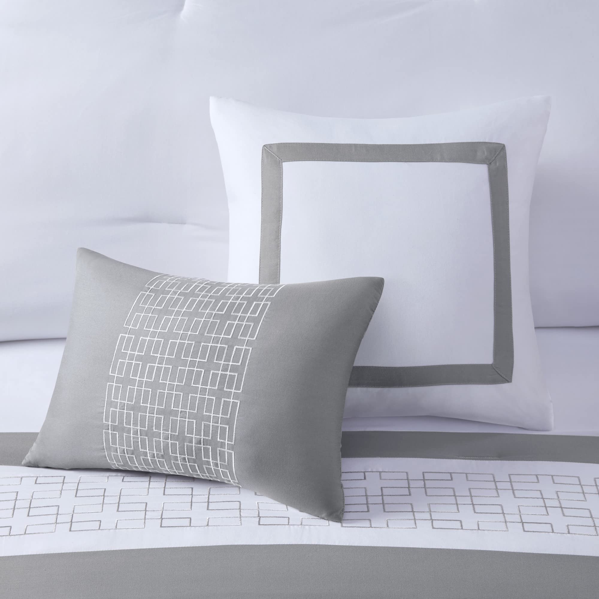 510 DESIGN Powell Cozy Comforter Set, Hotel Style Border Design with ...