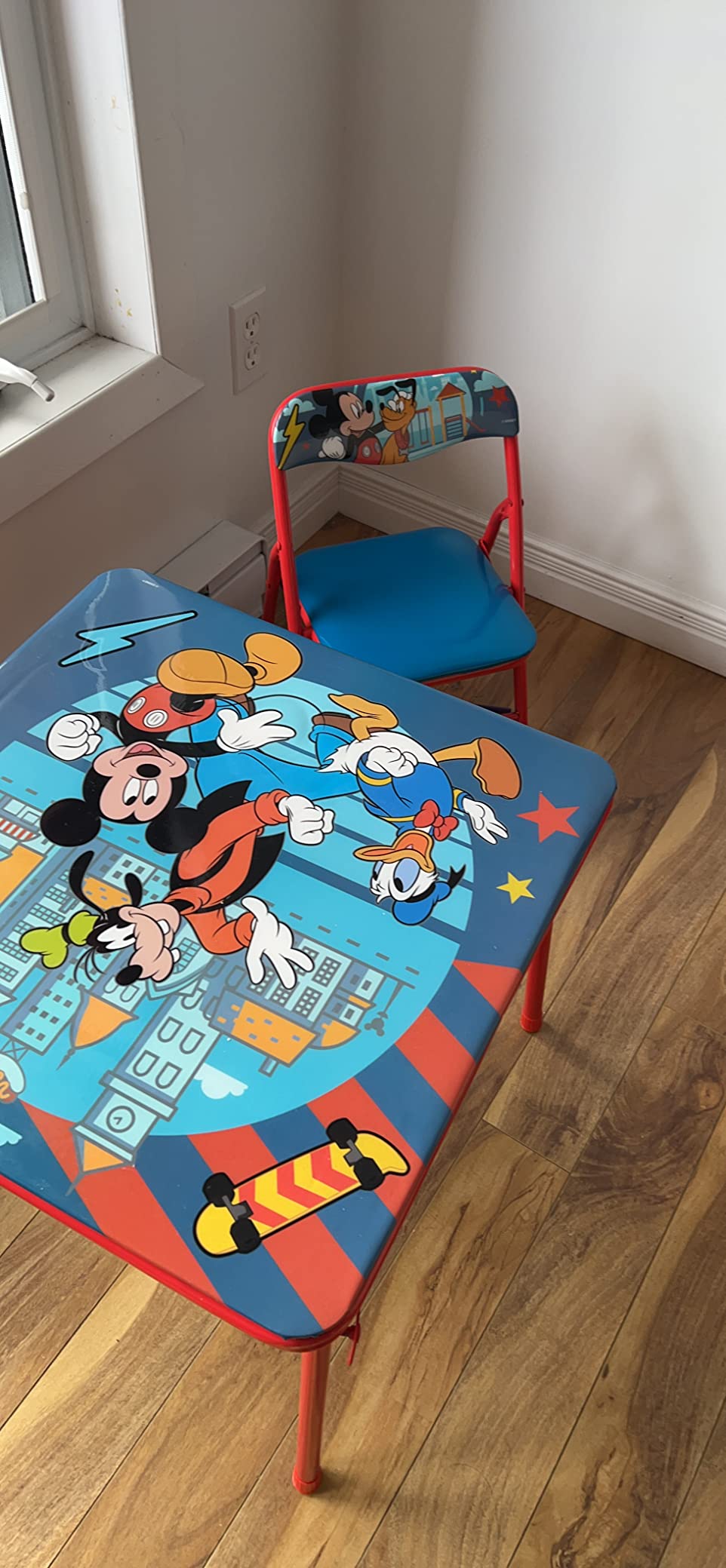 Mickey Mouse Jr. Activity Table Set with 1 Chair : Amazon.ca: Home