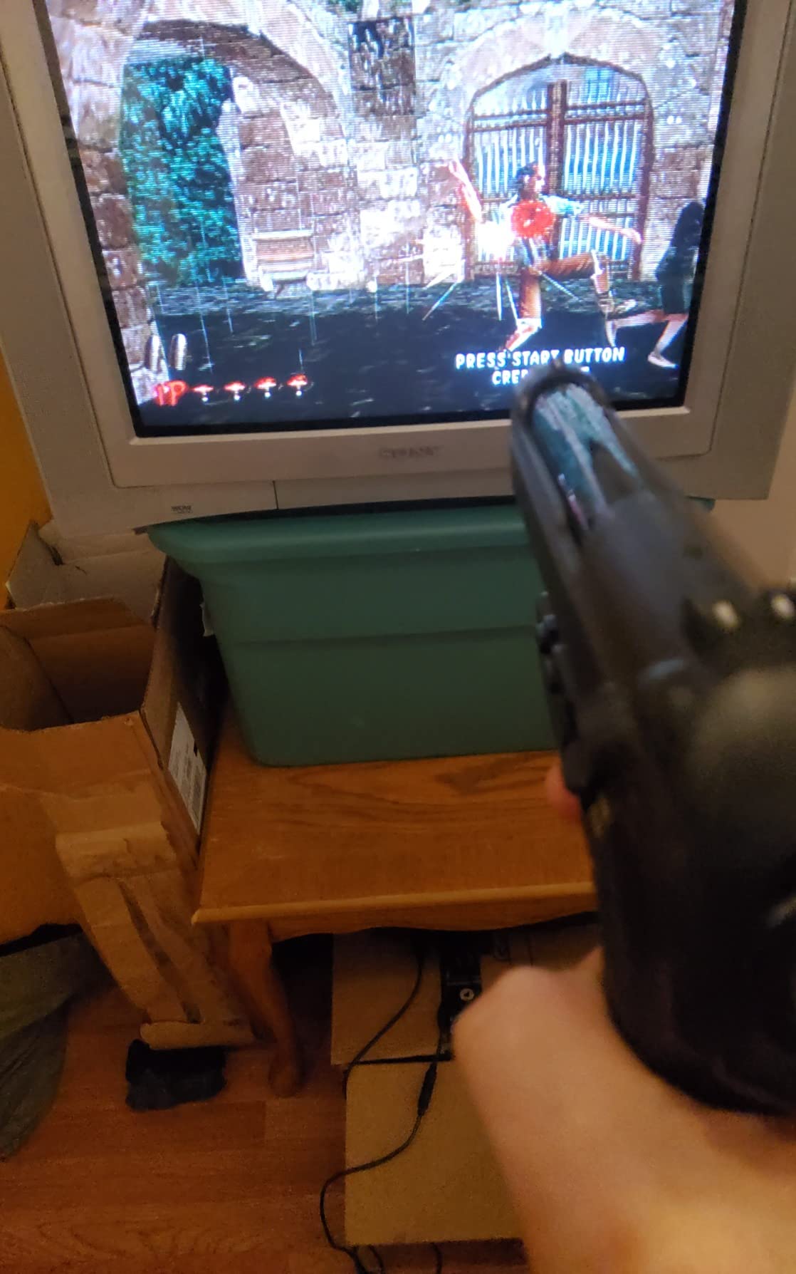 Amazon.com: Thrustmaster Beretta 92FS Light Gun for Microsoft Xbox ...