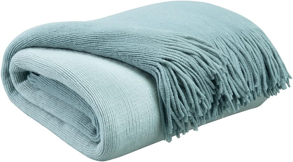 Amazon.com: Signature Design by Ashley A1000497 Danyl Throw, Sage ...