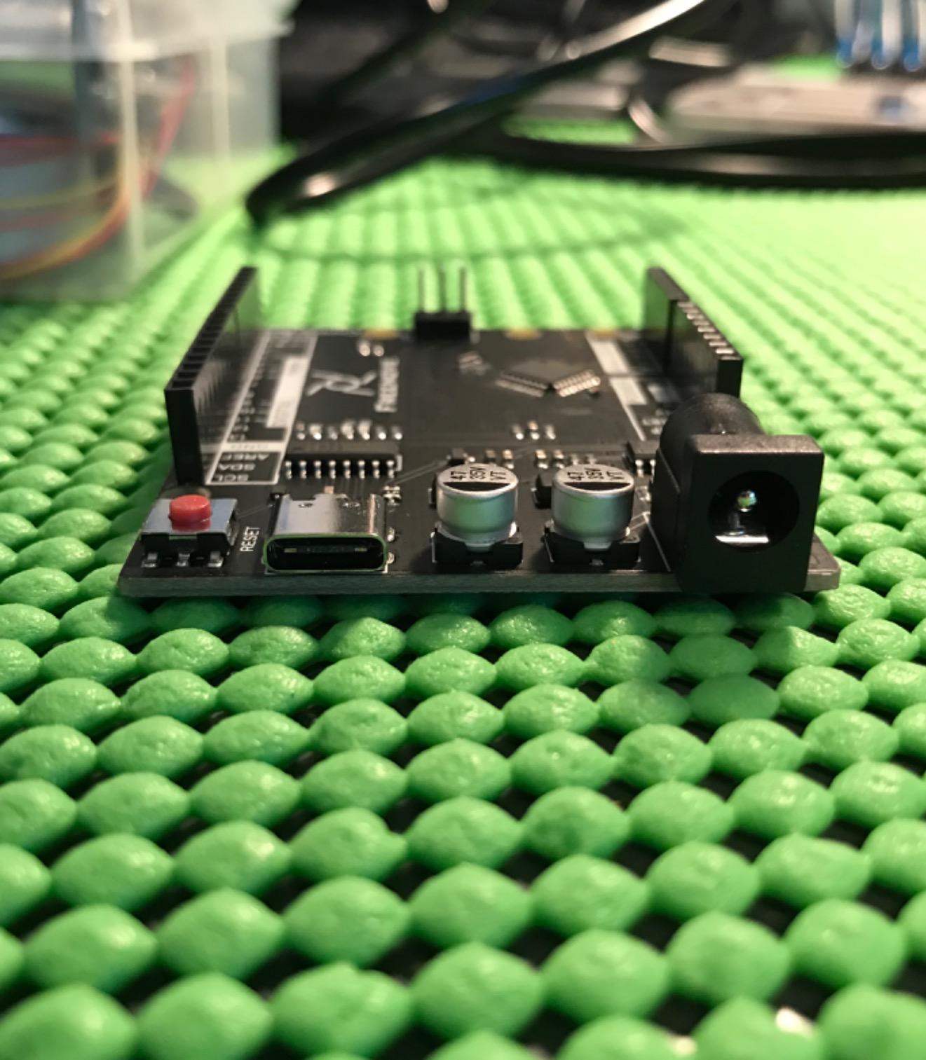 Freenove Ultimate Starter Kit with Board V4 (Compatible with Arduino ...