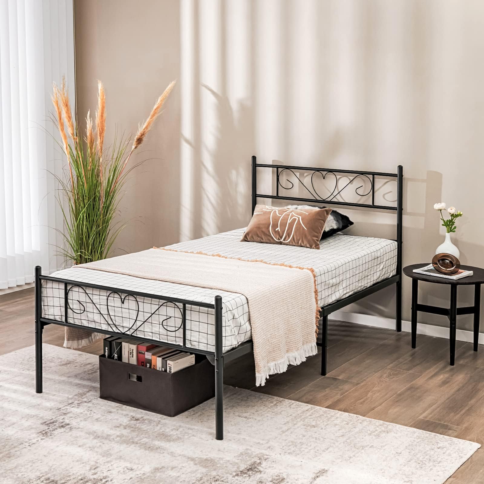 Giantex Twin XL Bed Frame, Metal Platform Bed with Heart-Shaped ...