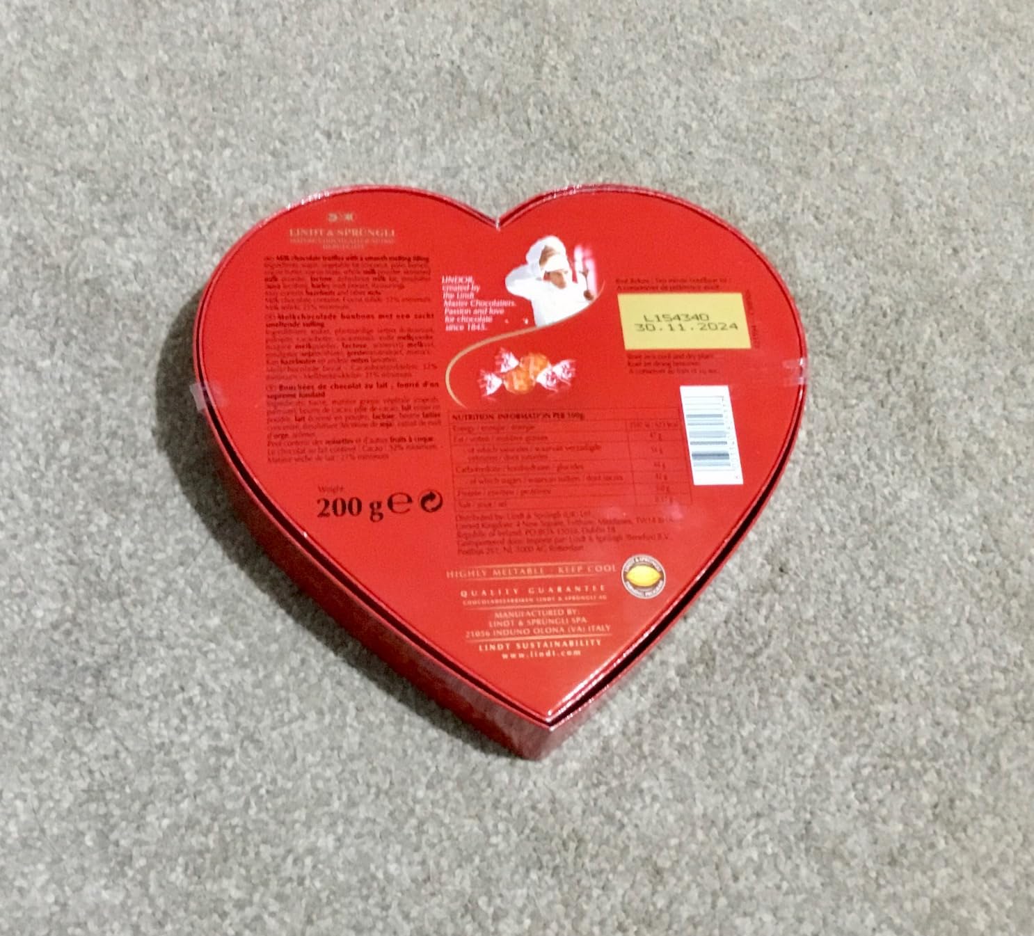 Lindt Lindor Heart Milk Chocolate Truffles Box - Approx 16 balls, 200g ...