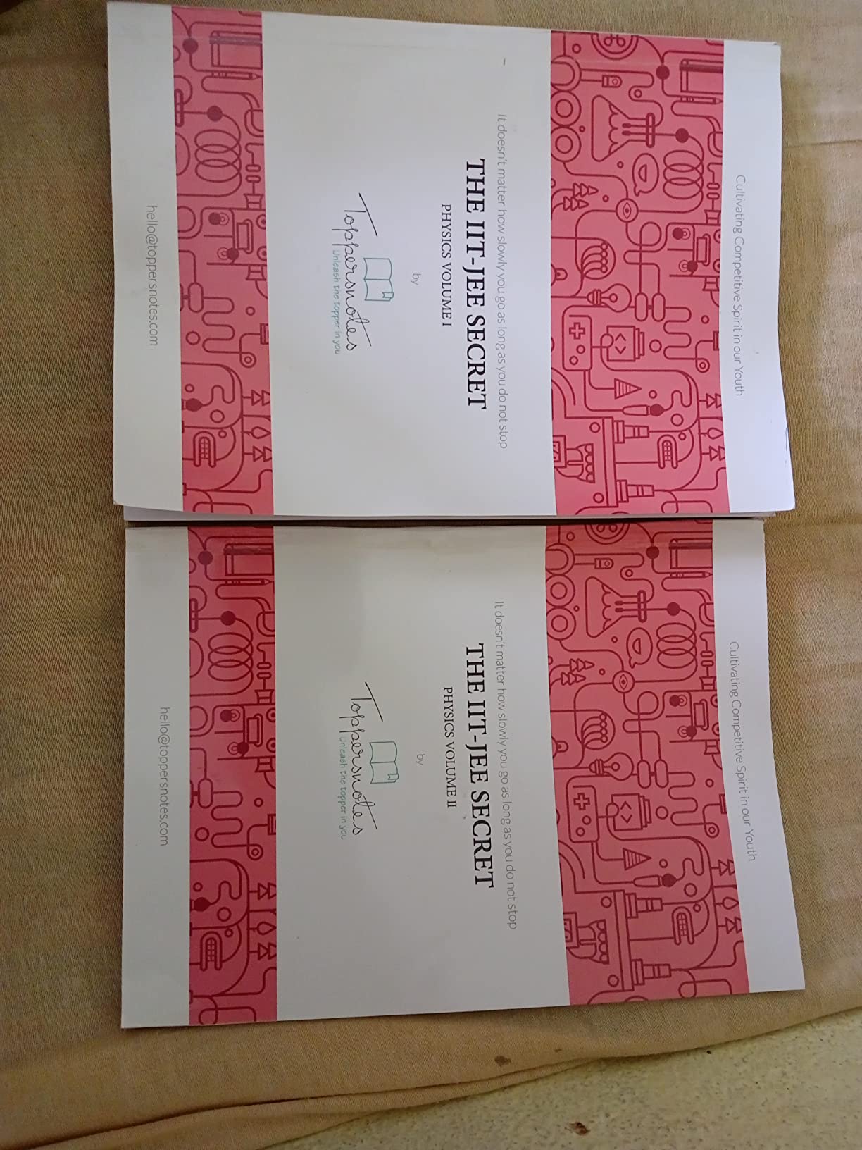 IIT JEE Toppers Handwritten Note Books- Physics + Maths : Amazon.in: Books