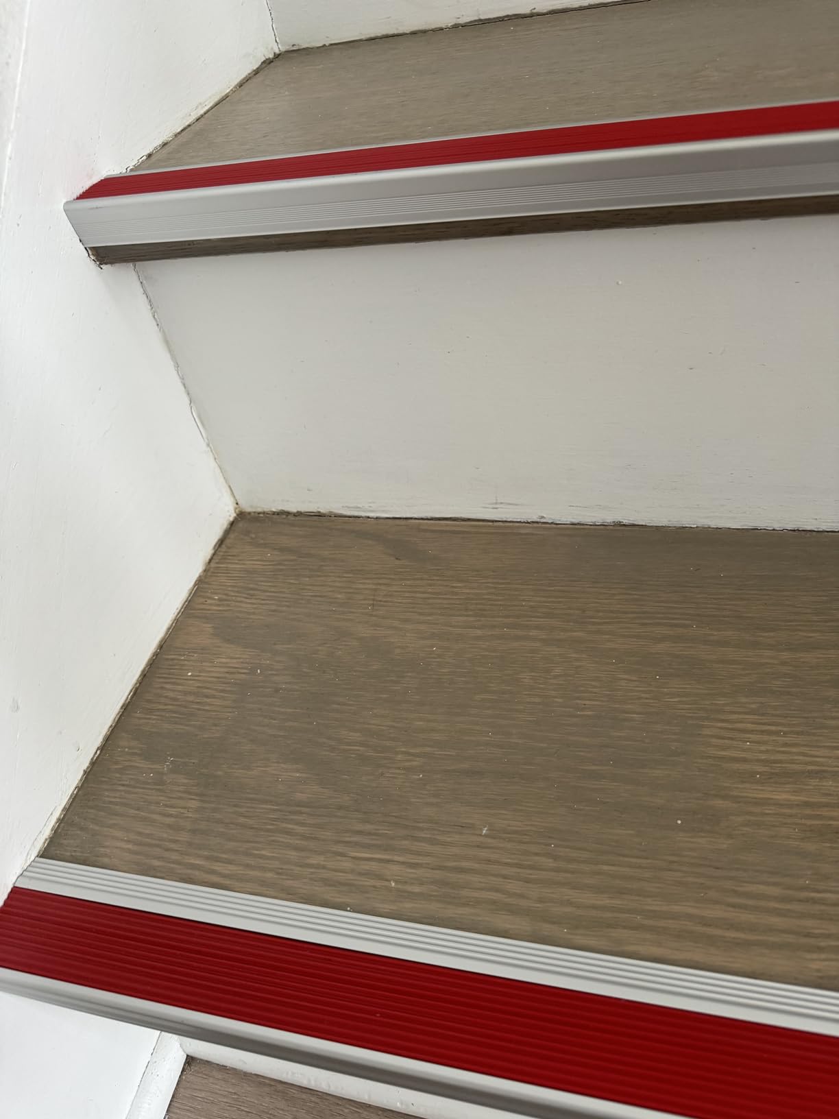 Zugbie 2pcs * 35.4inch Anti-Slip Aluminum Stair Edge Protector - Self ...