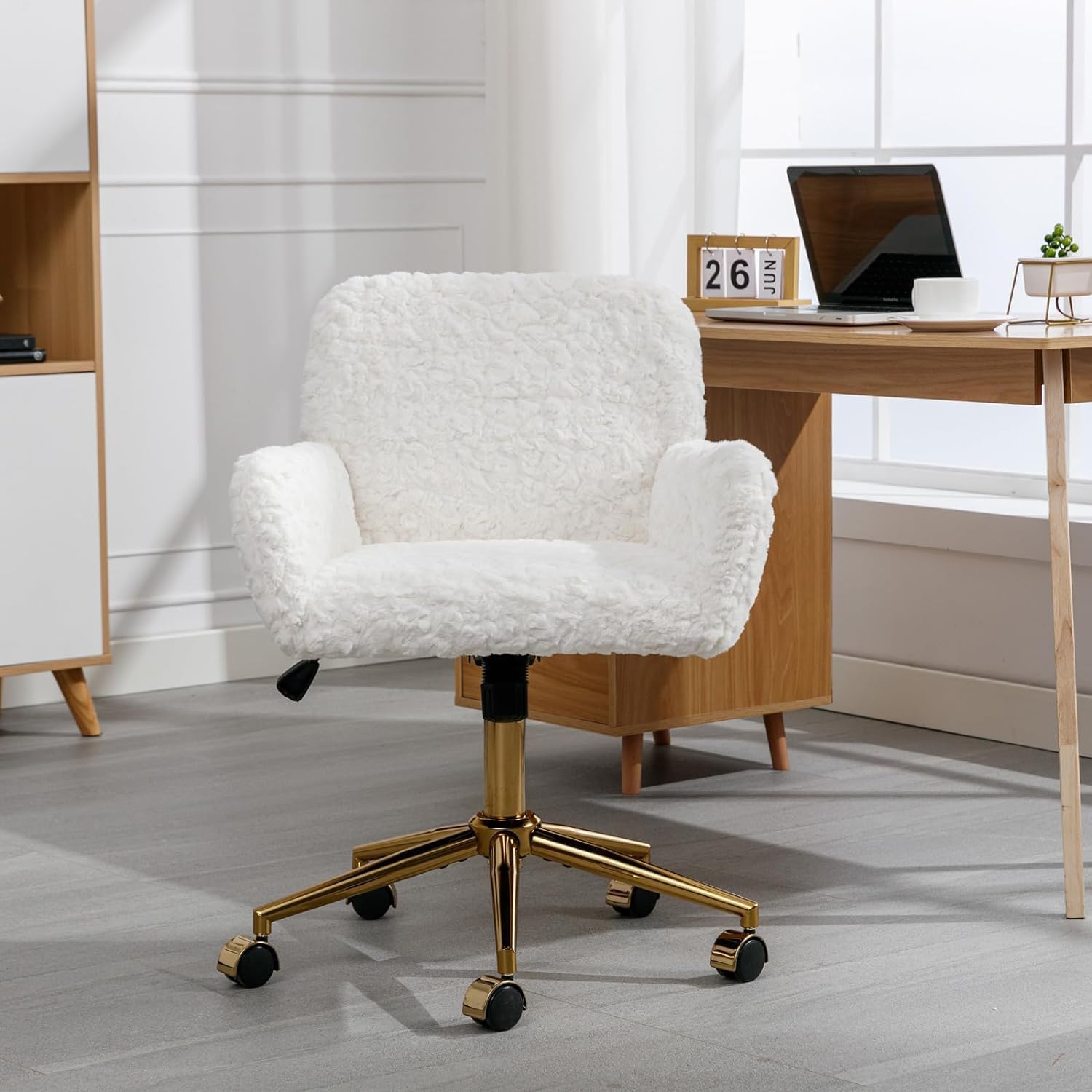 Amazon.com: Yoluckea Faux Fur Desk Chair for Women Girl Teen, Furry ...