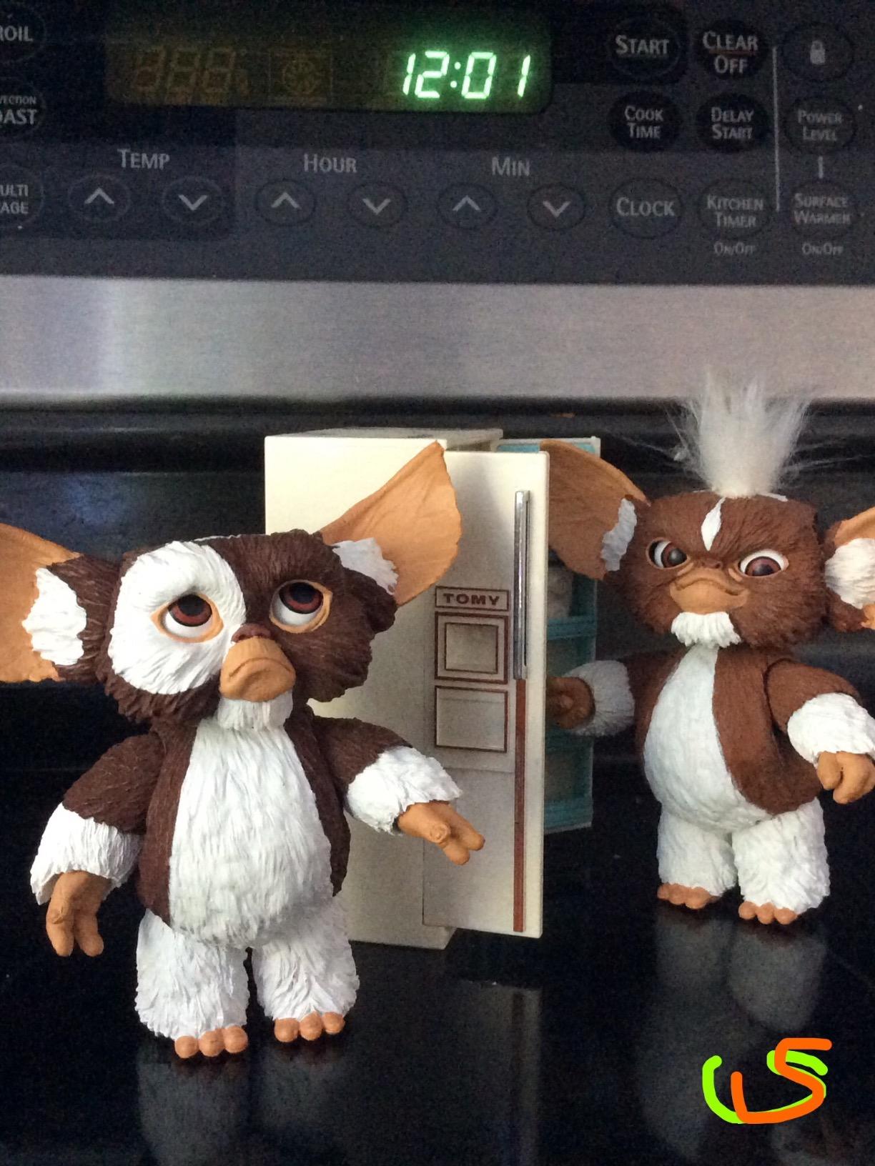 Amazon.com: Neca Gremlins Mogwais Series 3 Gizmo (Original) Action ...