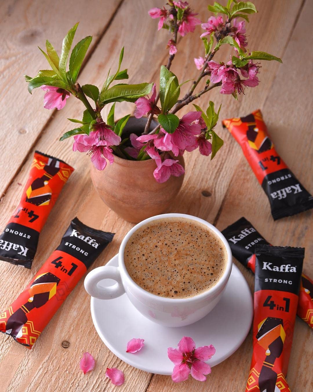 Amazon.com : Kaffa 4in1 Instant Coffee, 20 Sachets of 0.7oz Premium ...
