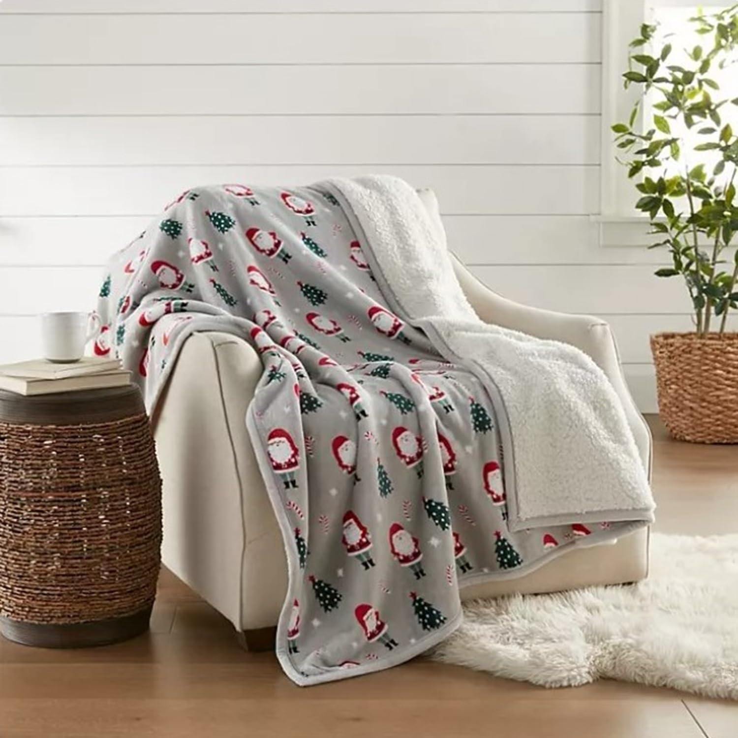 Amazon.com: Member's Mark Plush Sherpa Holiday Throw, 60" x 70" (Santa ...