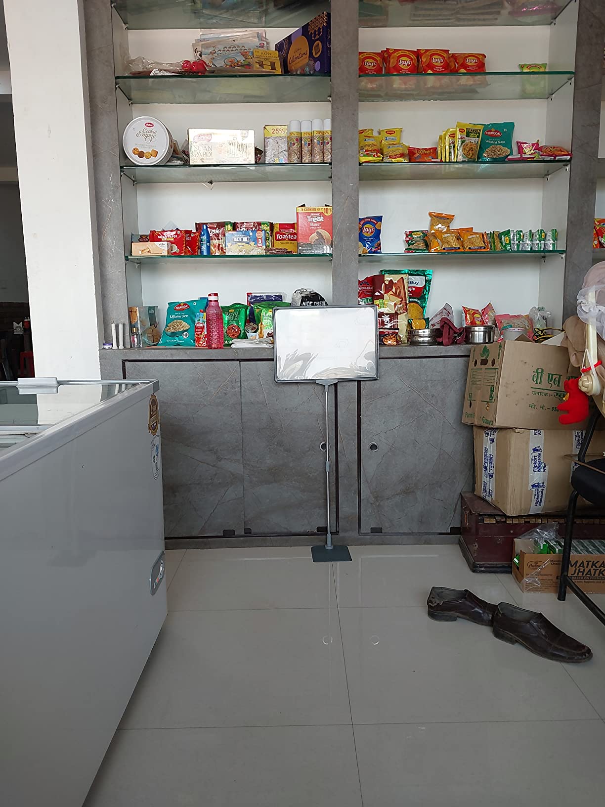 Infomate FRA Frame Pocket A3 Paper Display with Floor Stand - Black, 75 ...