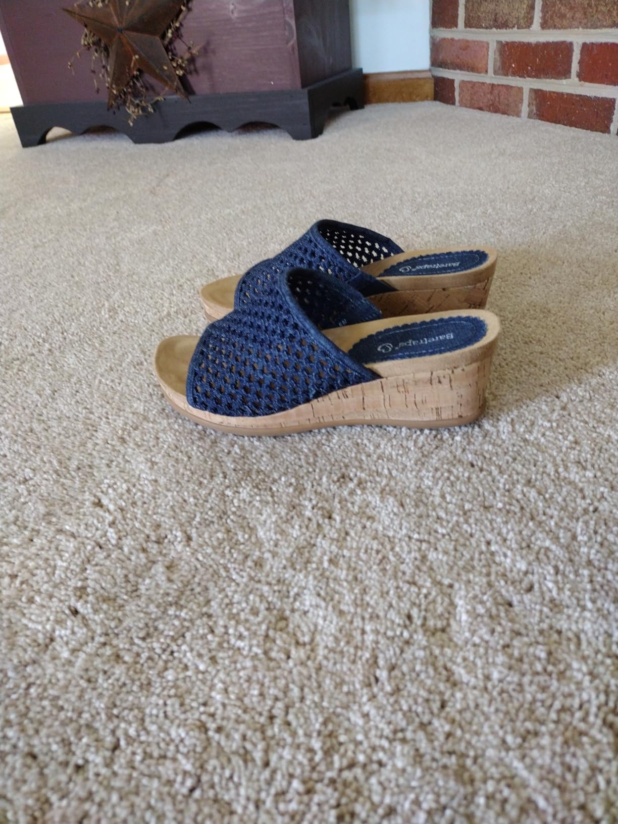 Amazon.com | BareTraps FLOSSEY Womens Sandals | Slides