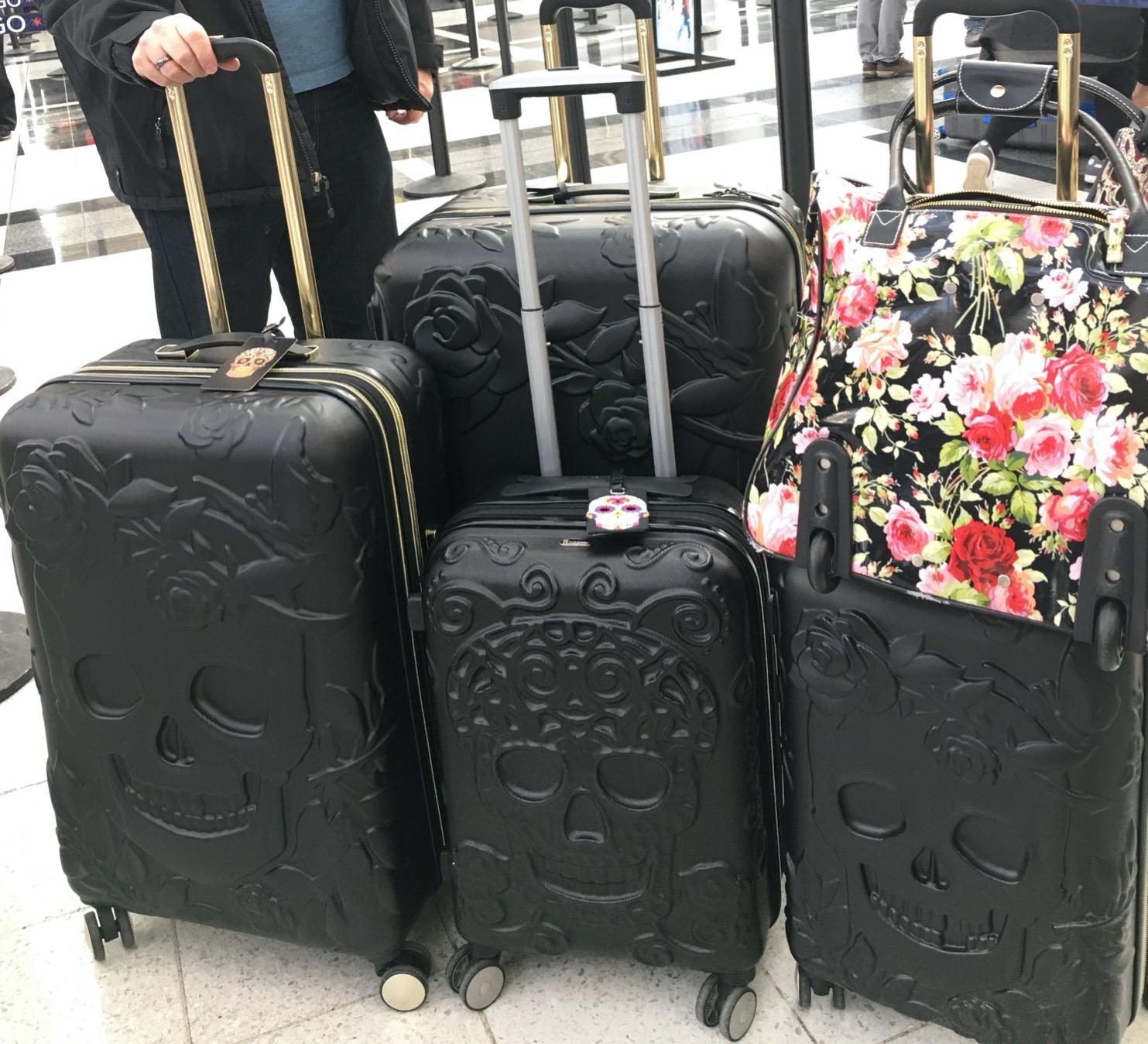 Amazon.com | it luggage Skulls II Hardside Expandable Spinner, Black, 3 ...