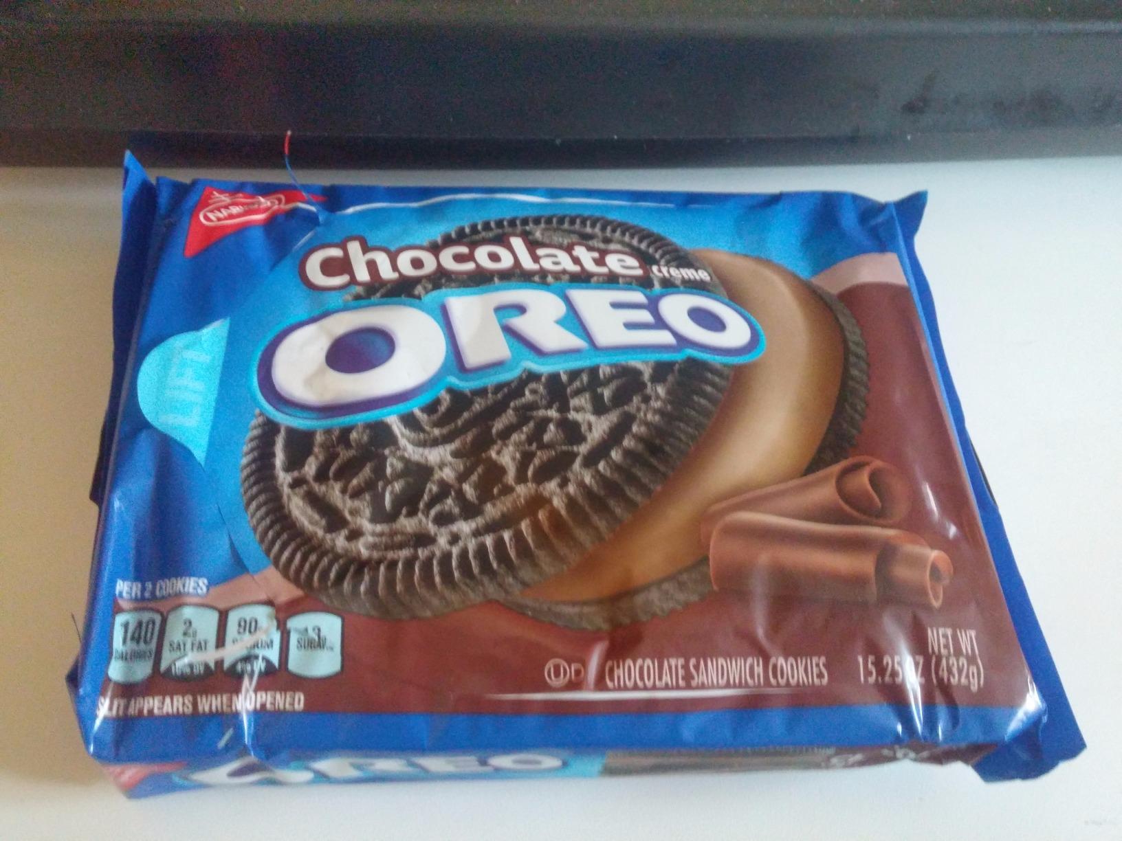 Amazon.com: OREO Chocolate Creme Chocolate Sandwich Cookies, 15.25 oz ...