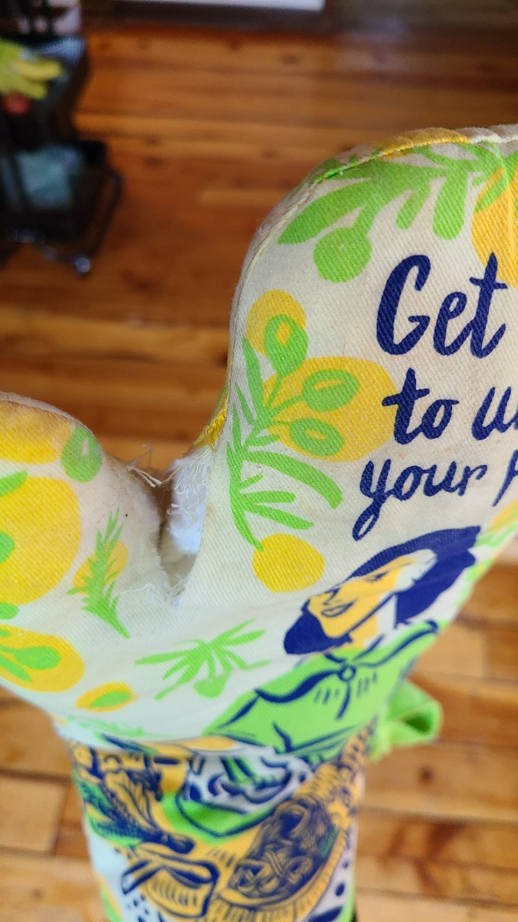 Amazon.com: Blue Q Oven Mitt, Get Ready to Undo Your Pants. Super ...