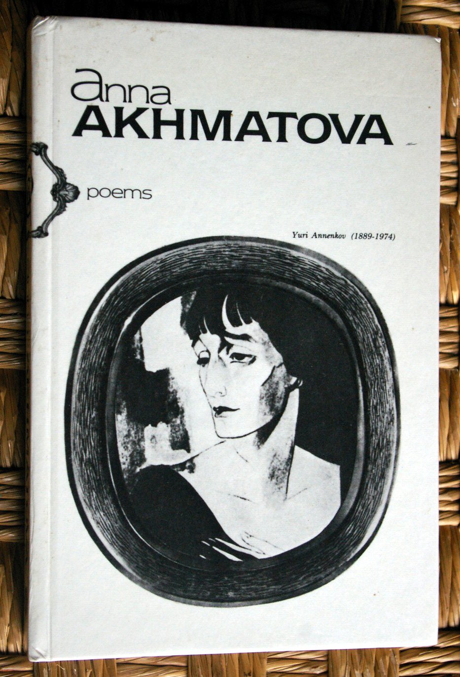 Poems: Akhmatova, Anna Andreevna: 9785050016621: Amazon.com: Books
