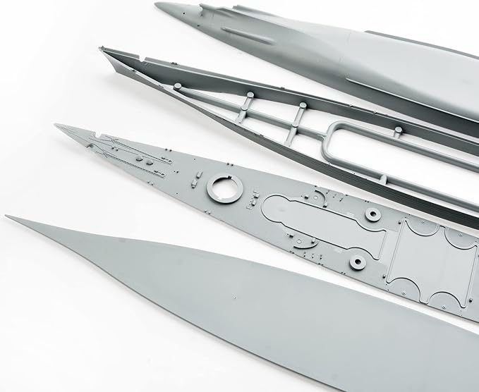 Amazon.com: GBMODEL Flyhawk FH1148S 1/700 German Battleship Scharnhorst ...