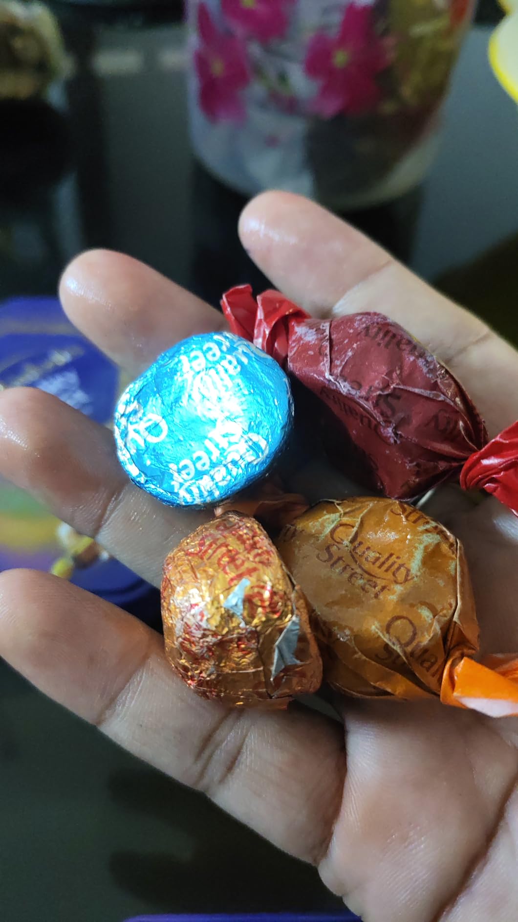 MACKINTOSH QUALITY STREET Chocolate Quality Street, 150Gm : Amazon.in ...