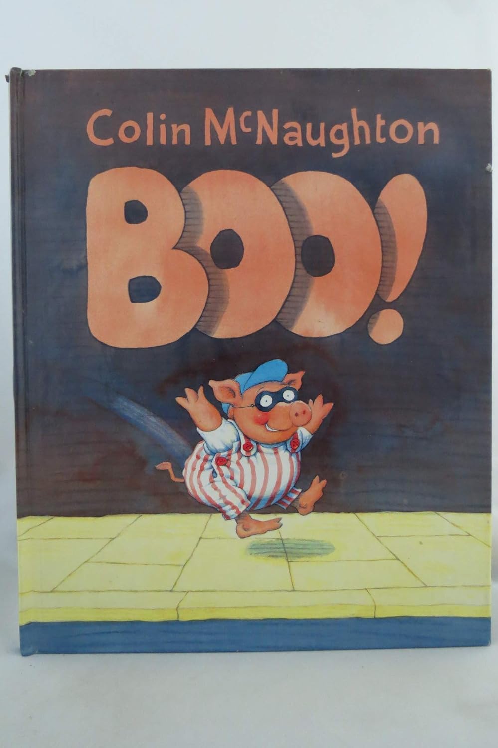 Amazon | Boo!: A Preston Pig Story | McNaughton, Colin | Pigs