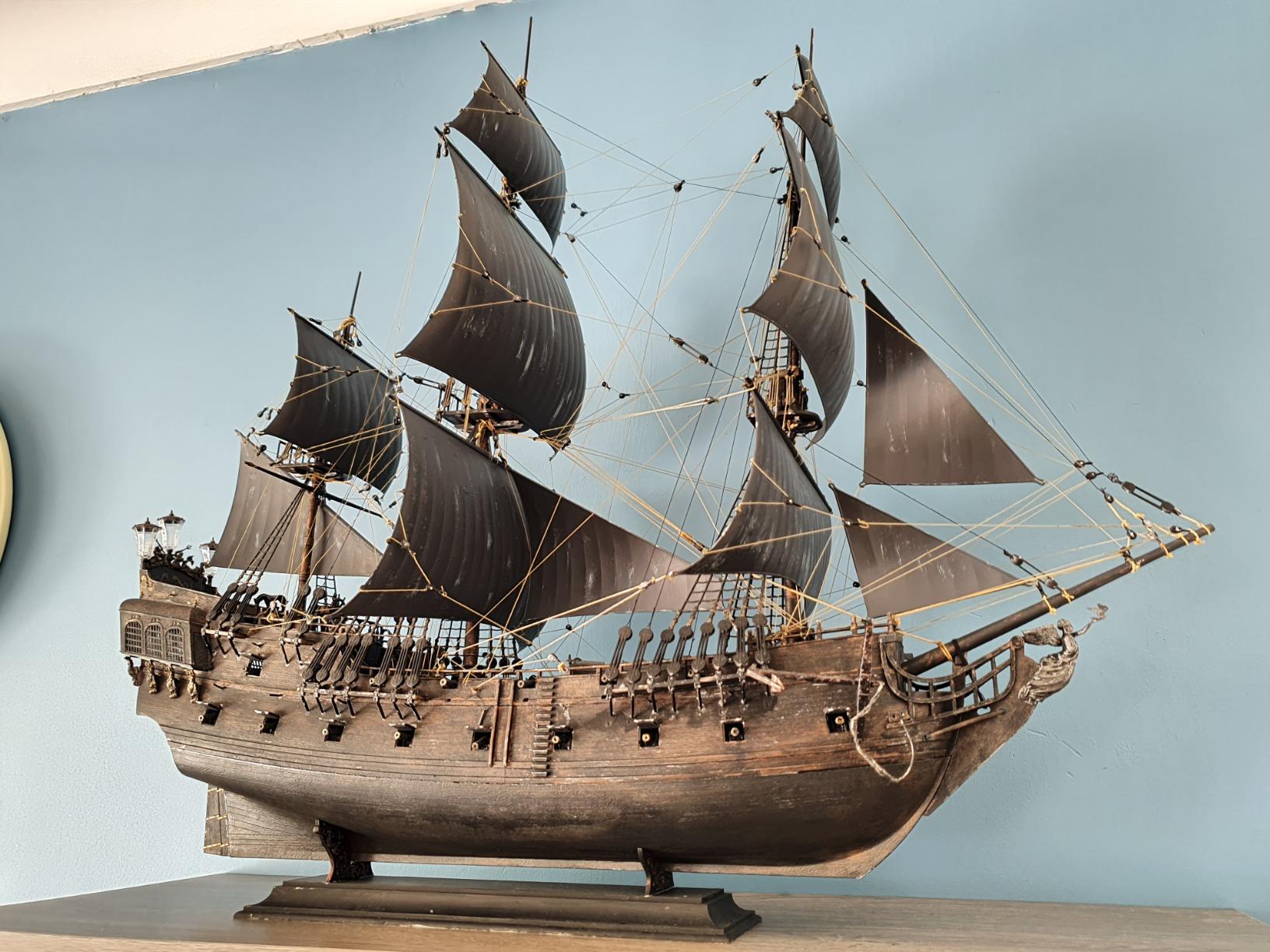 Revell 05699 Black Pearl Model Kit, 1:72 Scale, 50 cm, Multi-Color, for ...