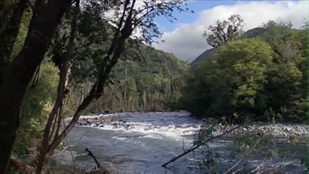 Amazon.com: Planet Earth: The Complete BBC Series : David Attenborough ...